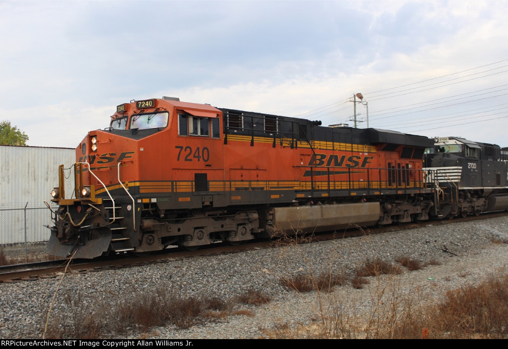 BNSF 7240