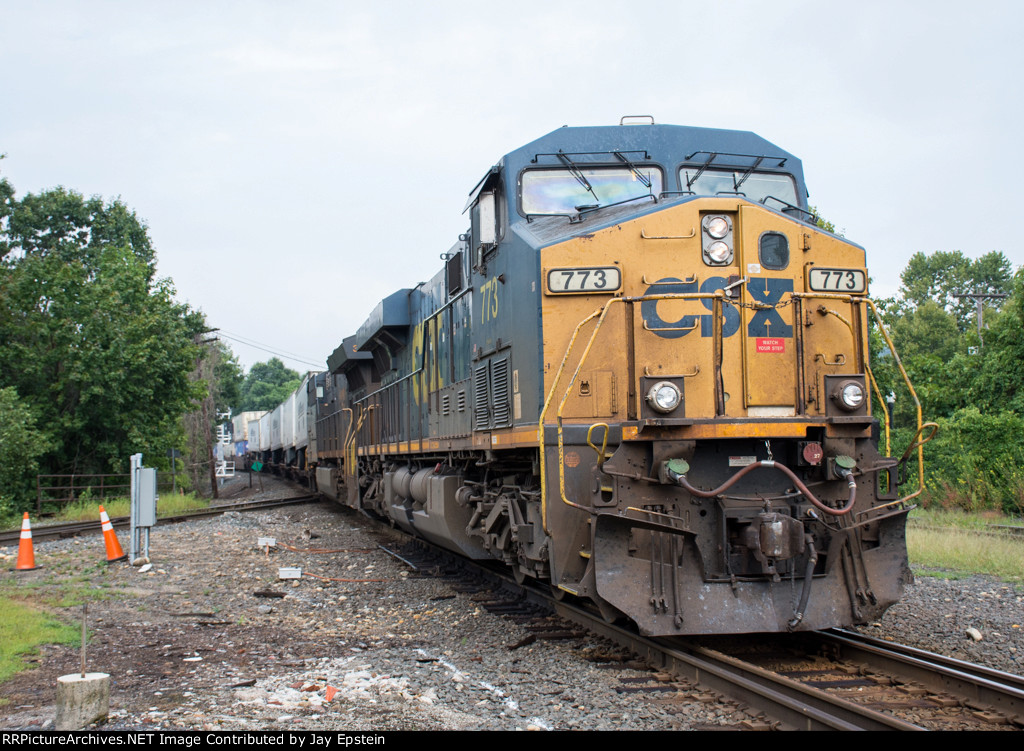 CSX 773 leads an intermodal east
