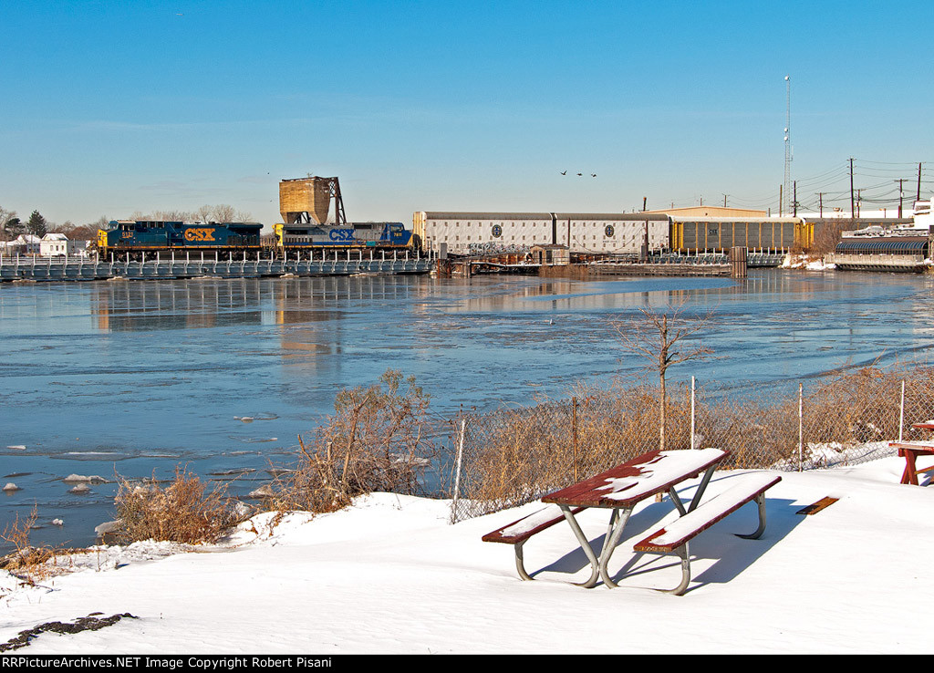 CSX 5121 on Q268