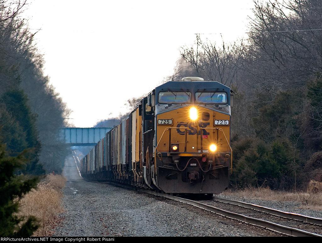 CSXT 725 on K533