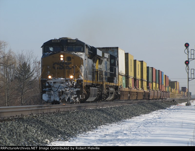 CSX 944 leading WB stacktrain at CP270