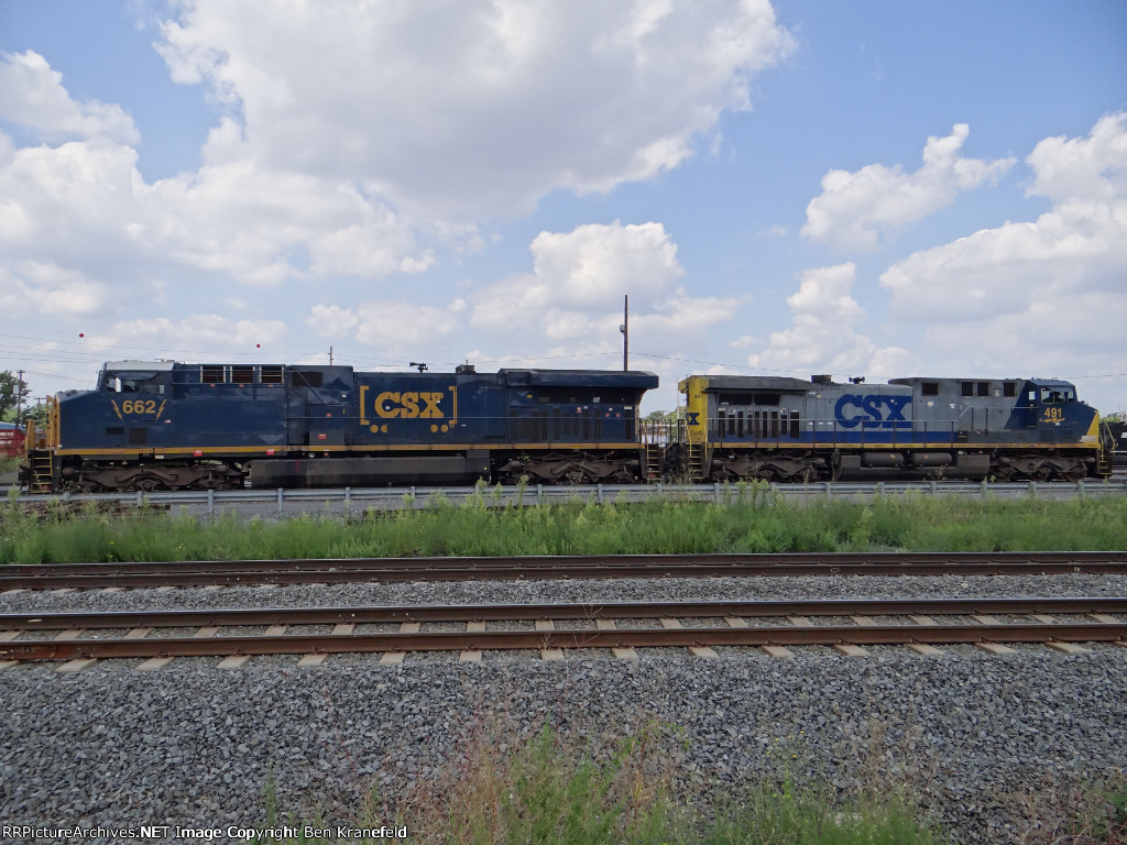 CSX 662 & 491