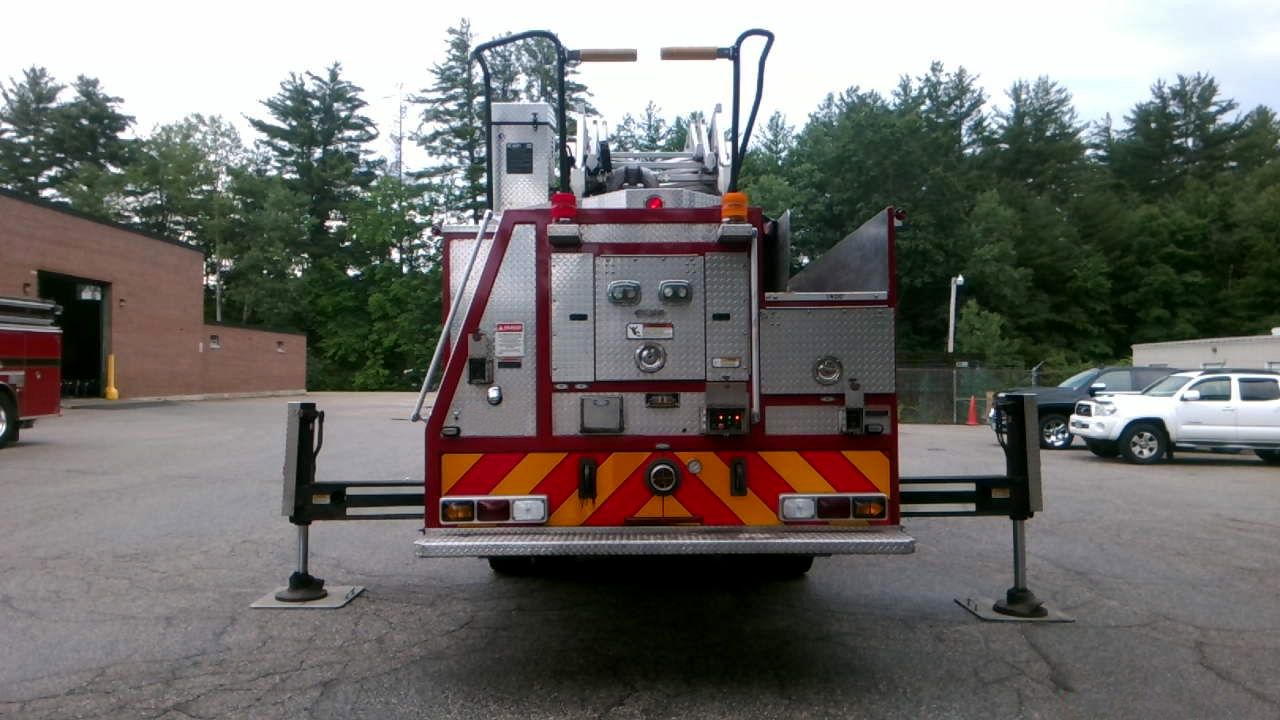 2001 E-One Cyclone II 75' Aerial | Used Truck Details