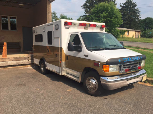 2003 PL Custom Ford Ambulance | Used Truck Details