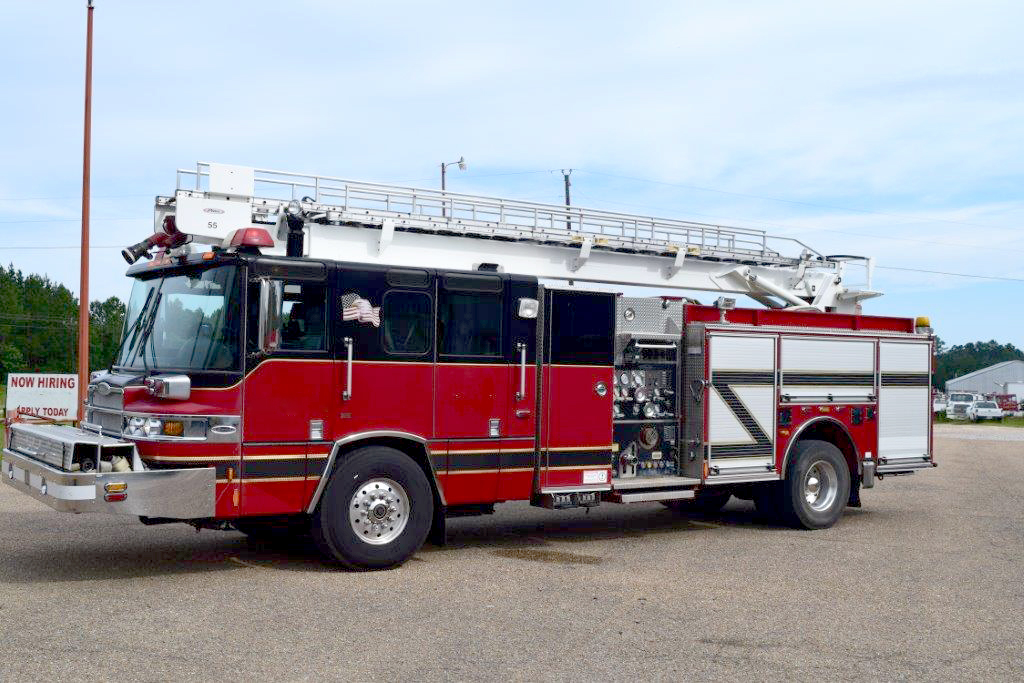 2005 Pierce Quantum 55' Aerial | Used Truck Details