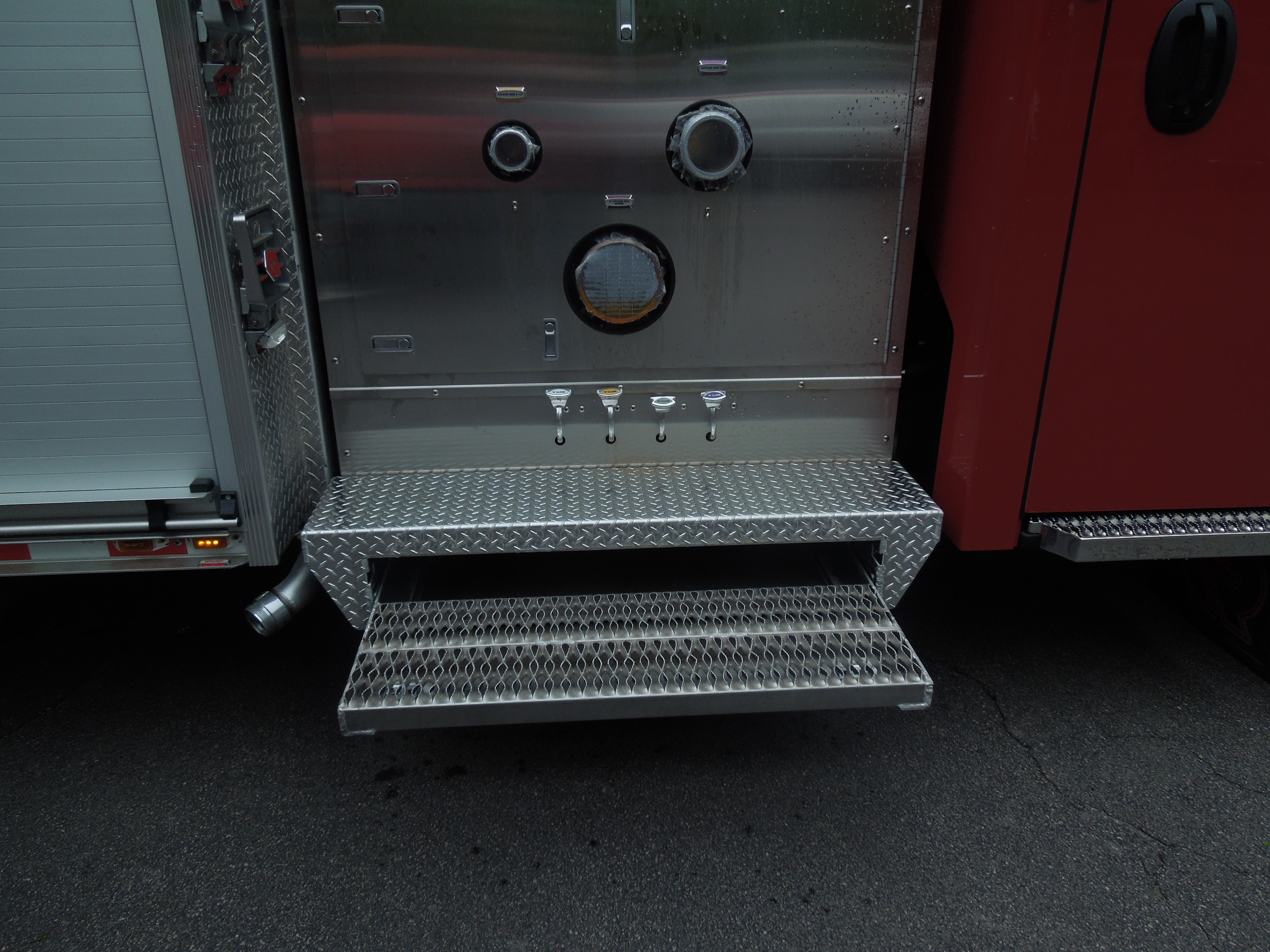 2015 Rosenbauer Commander 4000 Demo Rescue Pumper | Used Truck Details