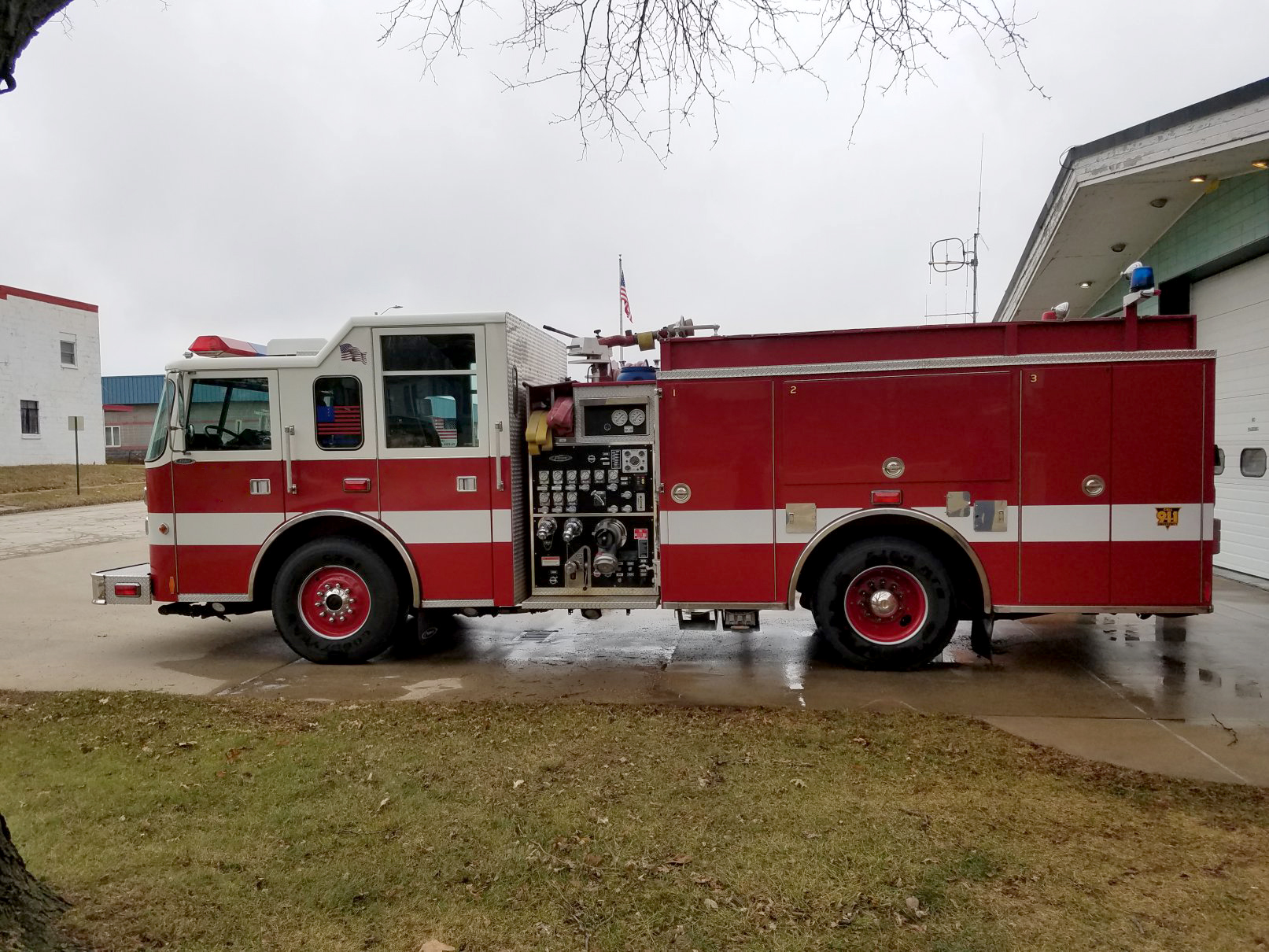 2000 Pierce Saber Pumper | Used Truck Details
