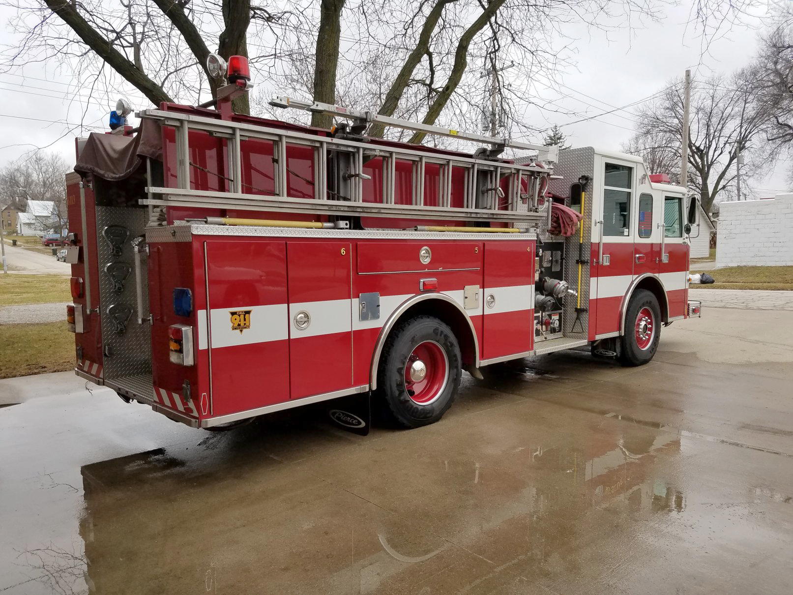 2000 Pierce Saber Pumper | Used Truck Details