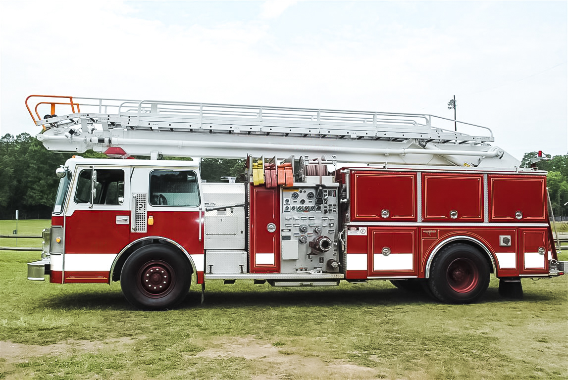 1987 Grumman Fire Cat 65' Telesquirt | Used Truck Details