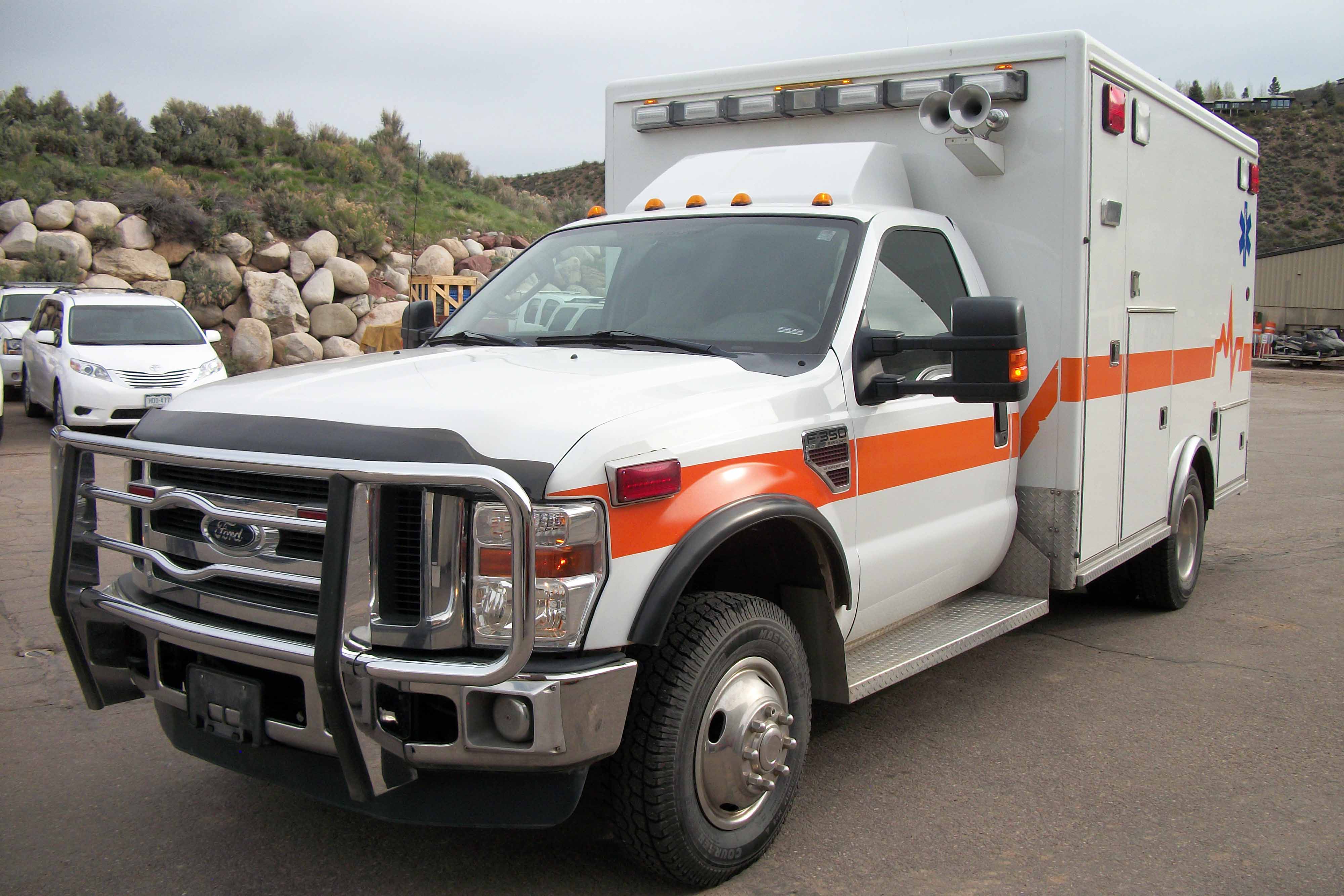2008 McCoy Miller Ford F-350 4X4 Ambulance | Used Truck Details