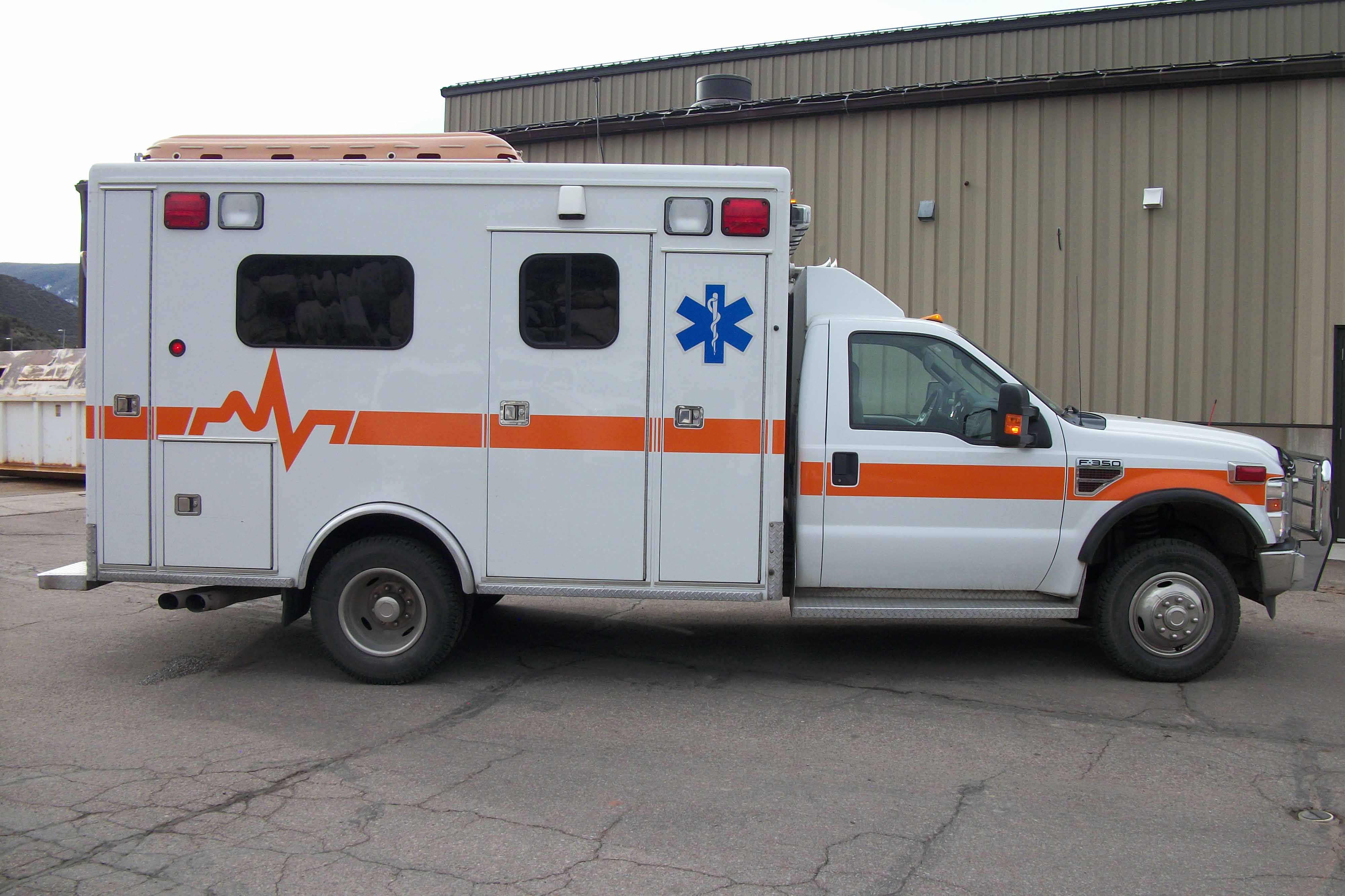 2008 McCoy Miller Ford F-350 4X4 Ambulance | Used Truck Details