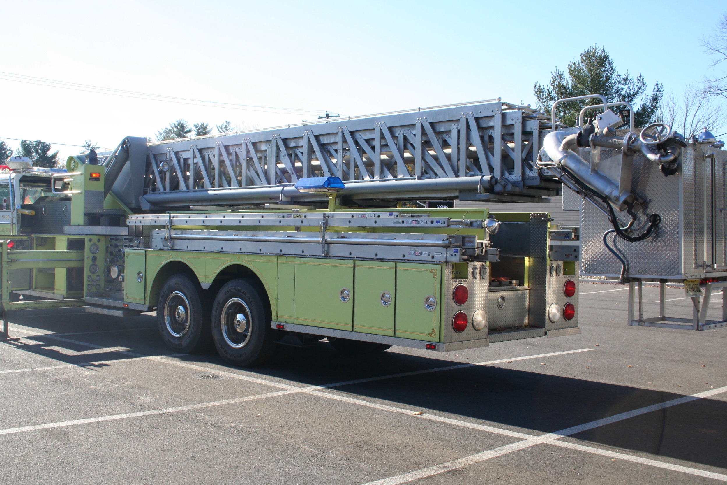 1985 Sutphen 100' Tower | Used Truck Details