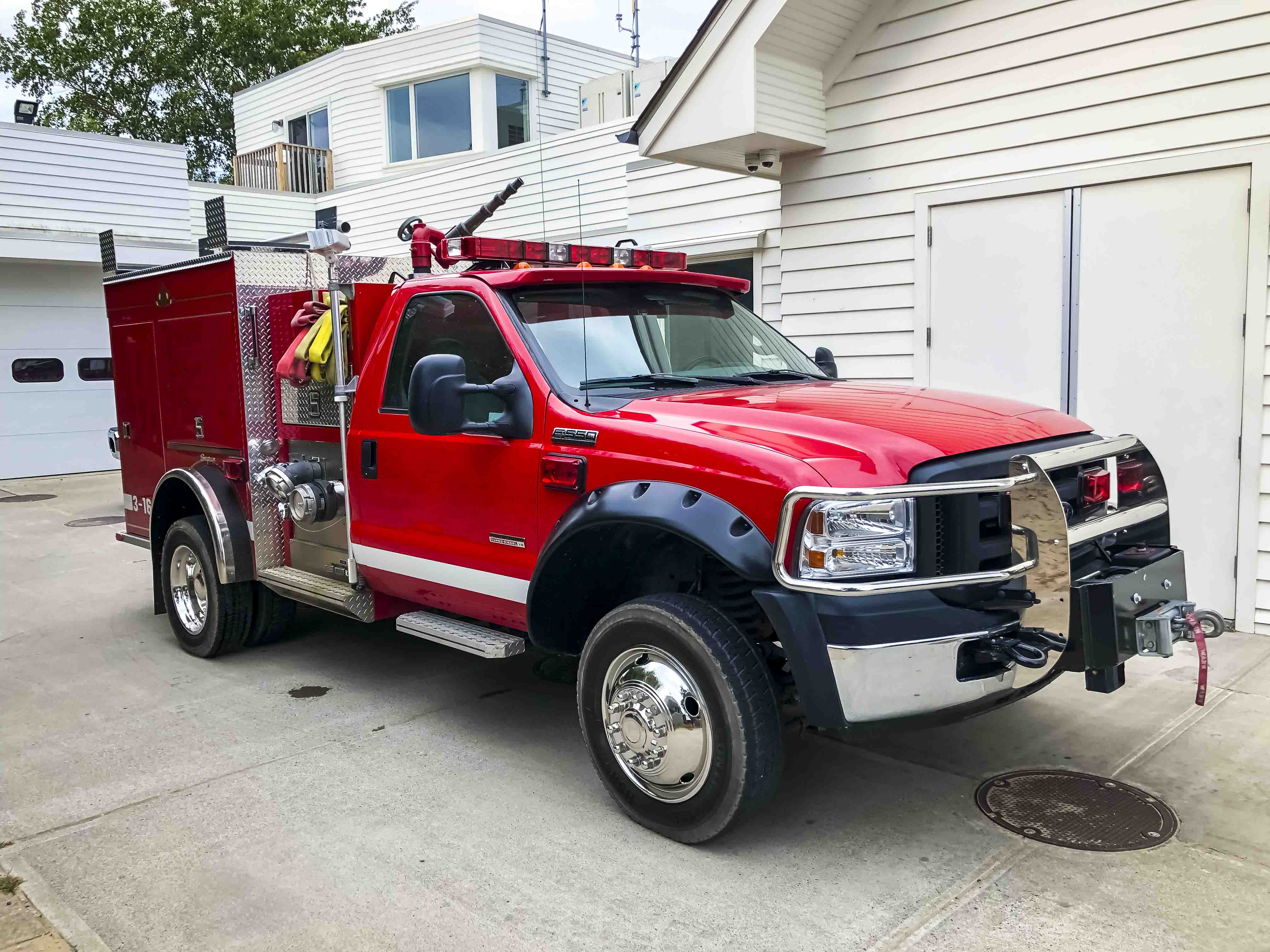 2006 Seagrave Ford F-550 4x4 Mini-Pumper | Used Truck Details