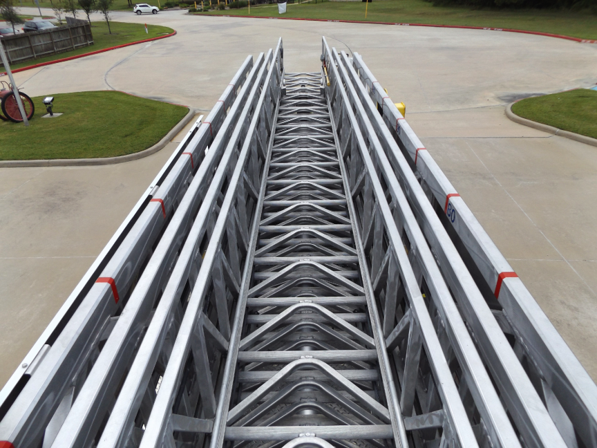 2003 E-One Cyclone 100' Ladder | Used Truck Details