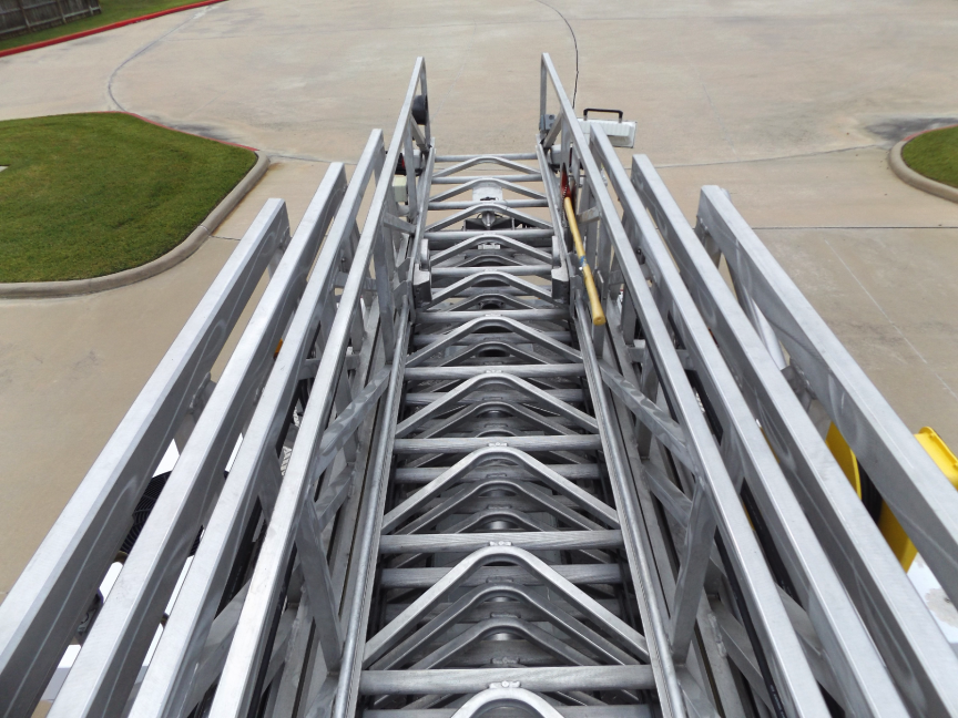 2003 E-One Cyclone 100' Ladder | Used Truck Details