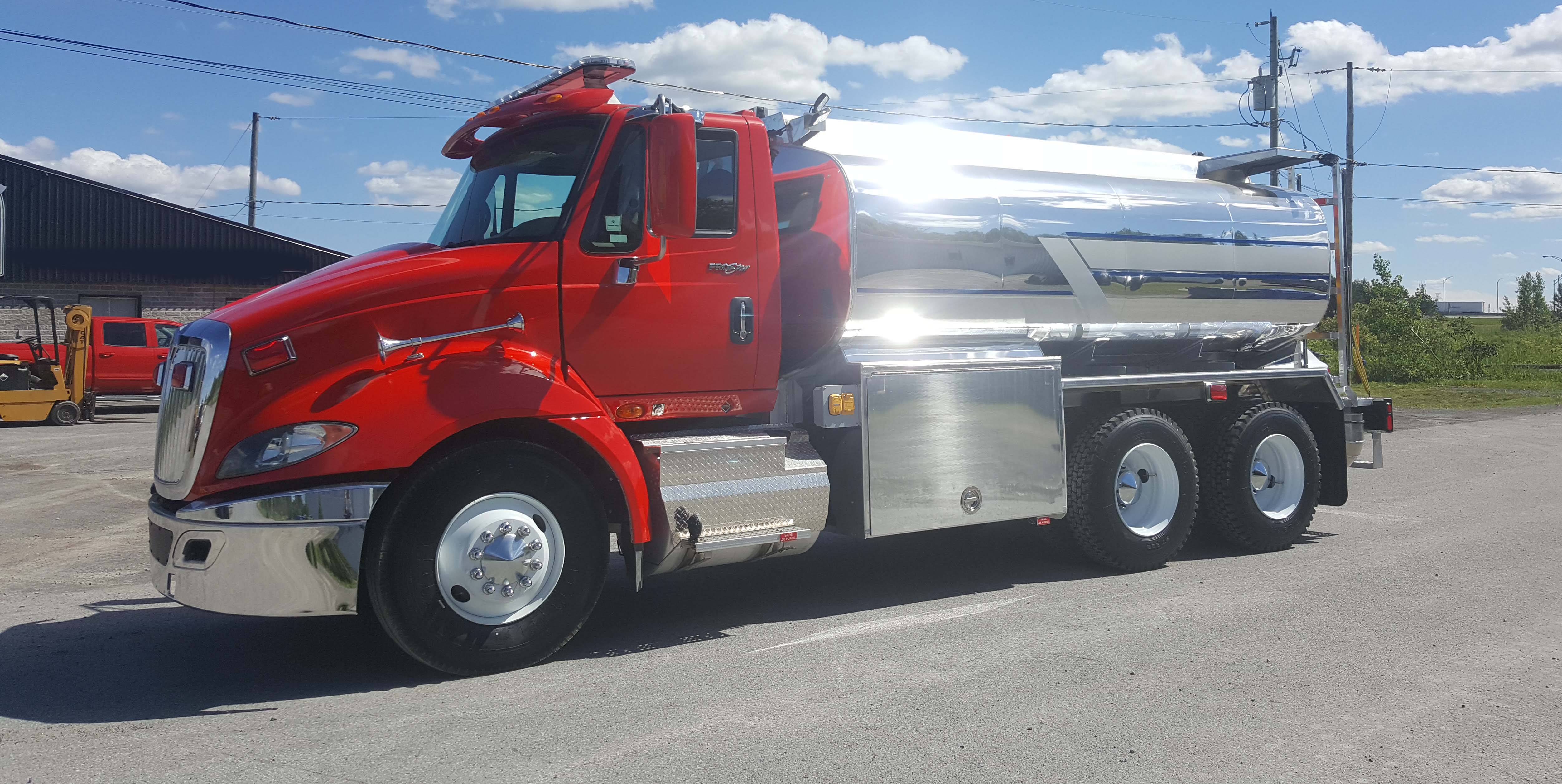 2010 Helie International 3400 Gallon Tanker | Used Truck Details