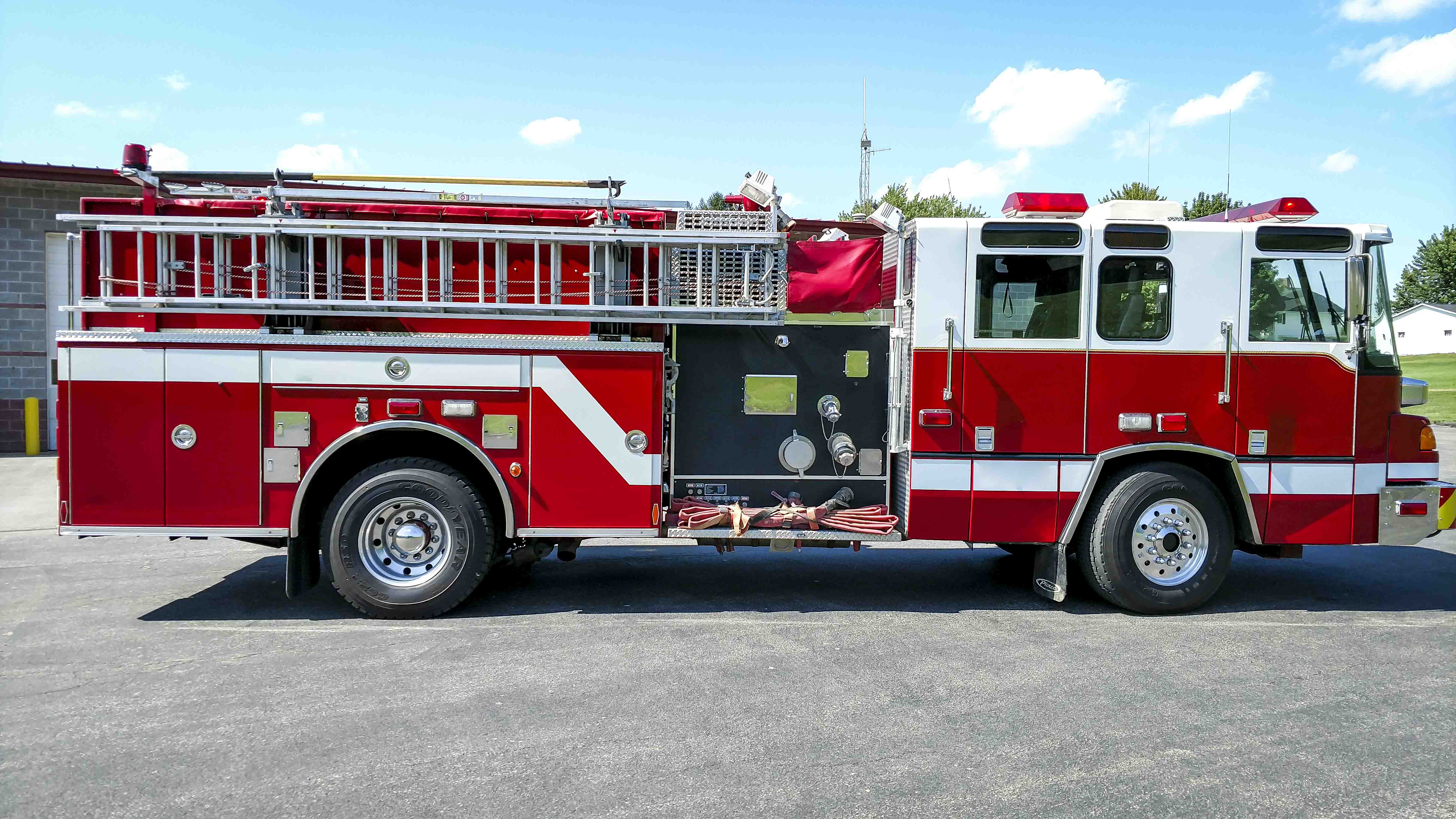 1997 Pierce Quantum Pumper | Used Truck Details
