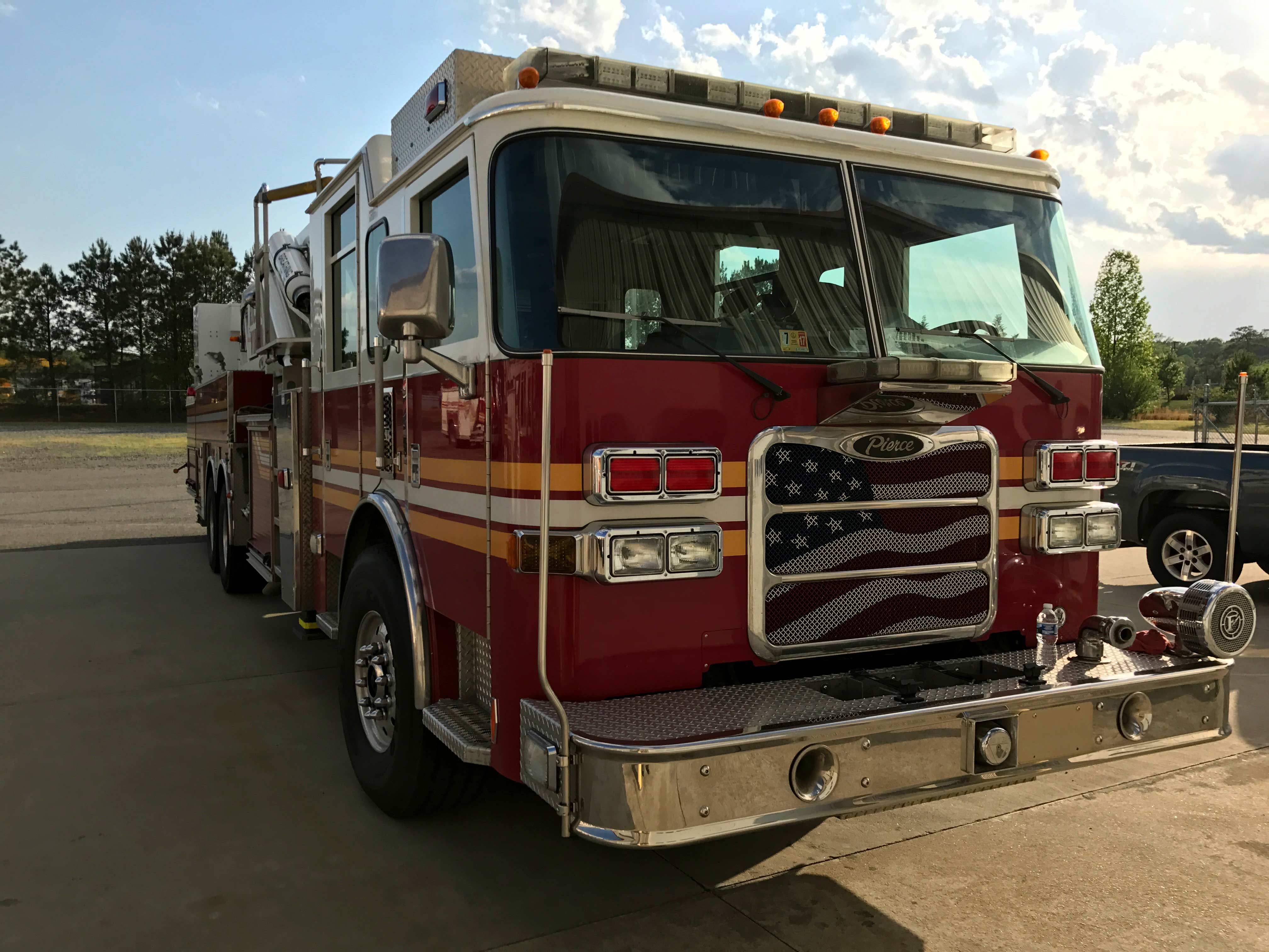 2006 Pierce Dash 95' Platform | Used Truck Details
