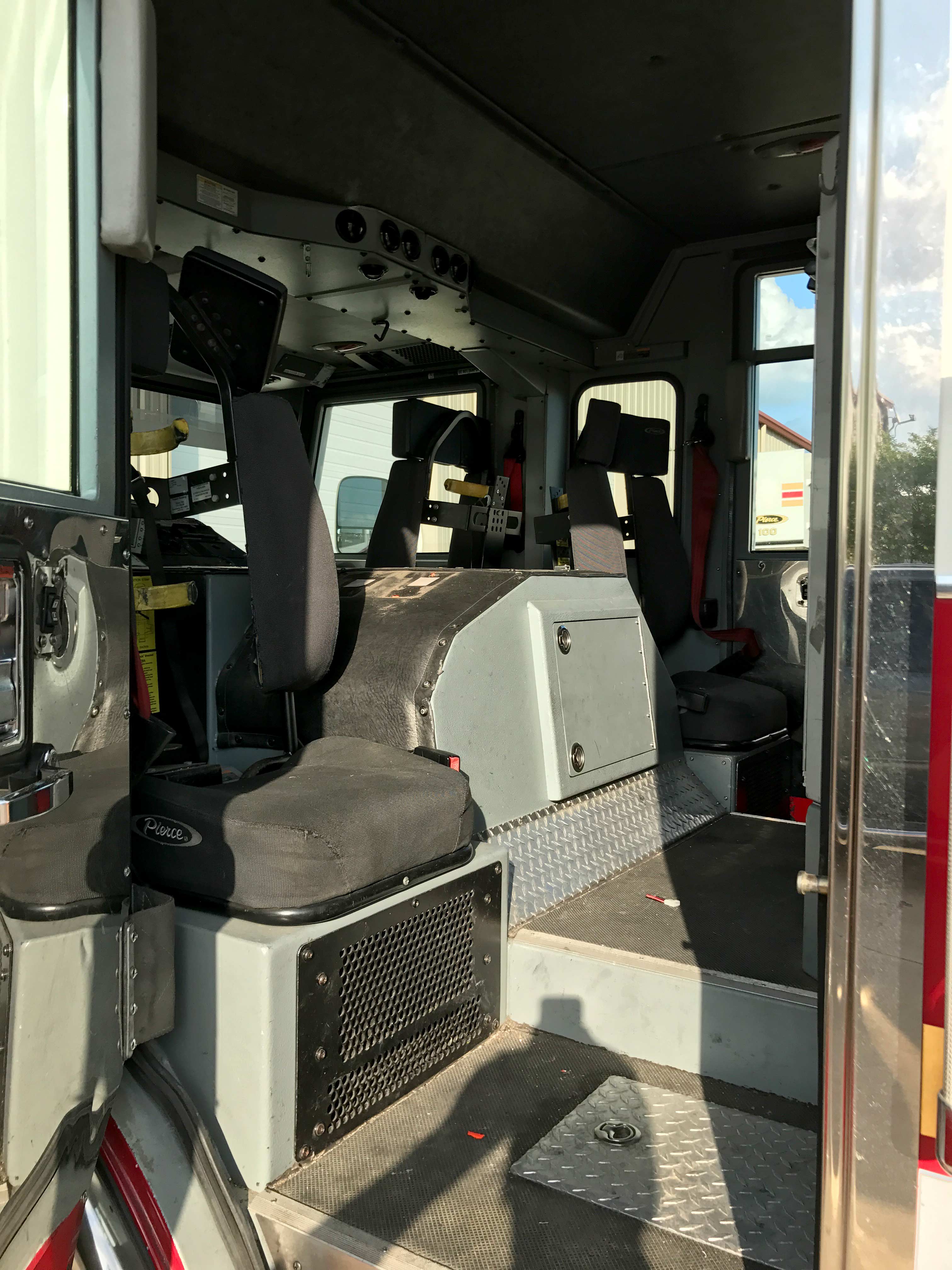 2006 Pierce Dash 95' Platform | Used Truck Details