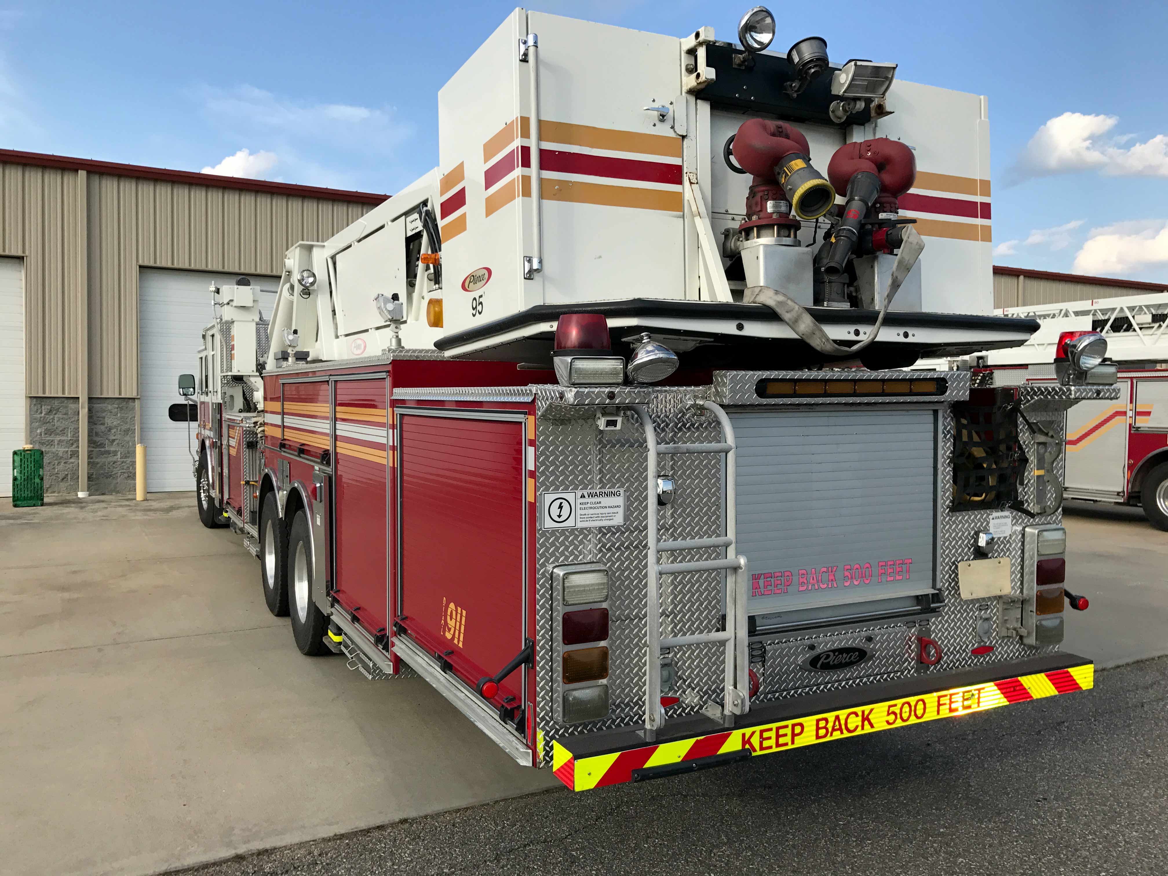 2006 Pierce Dash 95' Platform | Used Truck Details