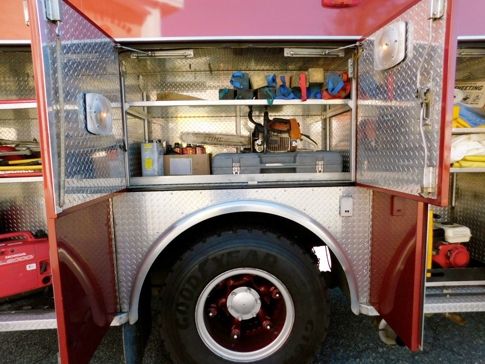 1987 Mack Walk-In Rescue | Used Truck Details