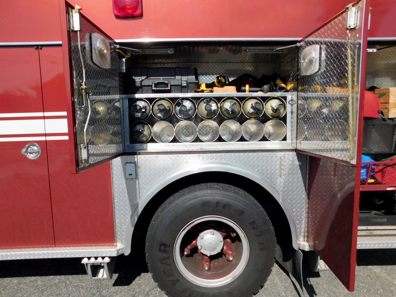 1987 Mack Walk-In Rescue | Used Truck Details