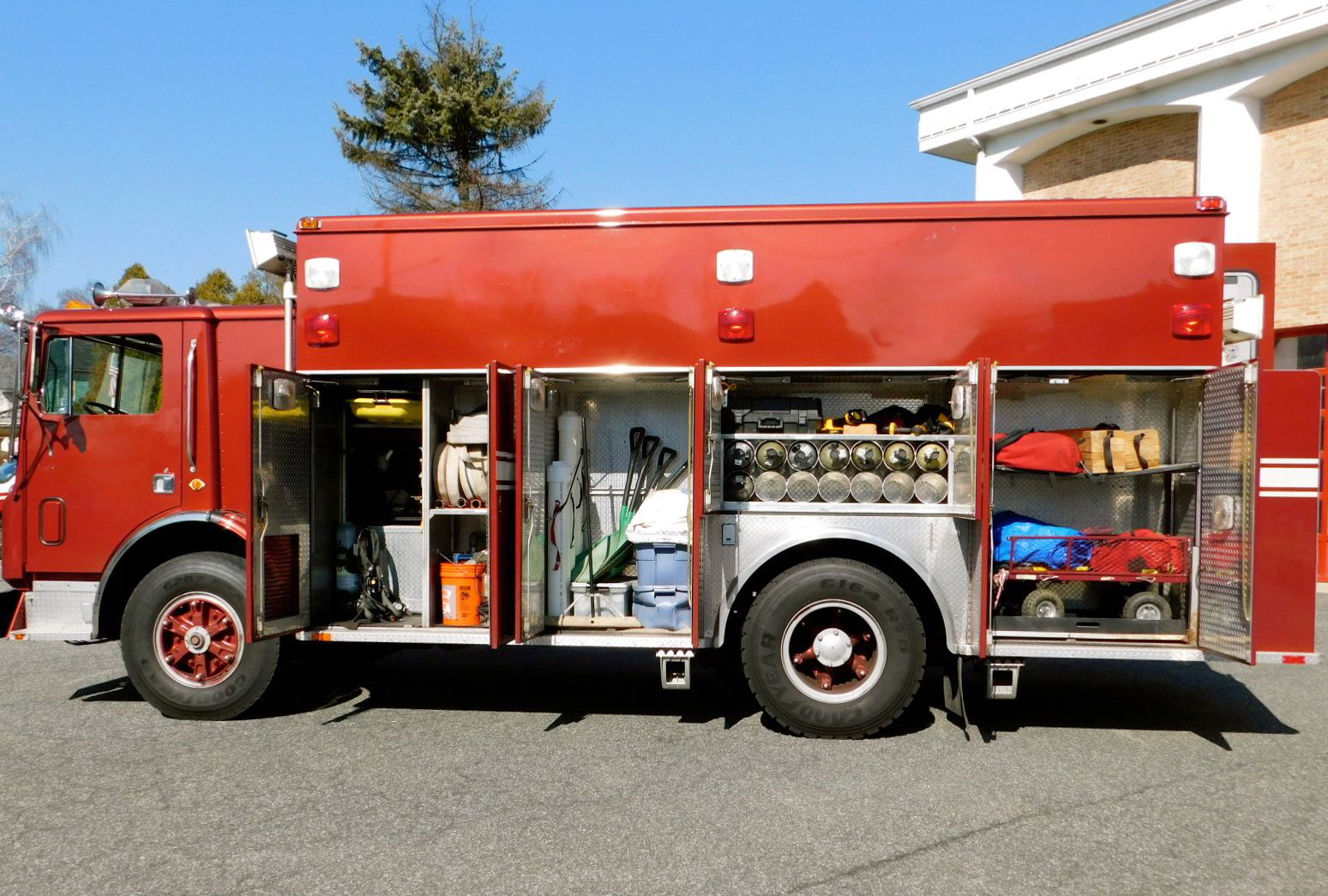 1987 Mack Walk-In Rescue | Used Truck Details