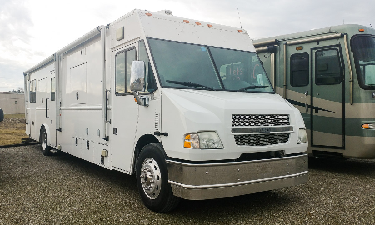 2006 Freightliner Command Center | Used Truck Details
