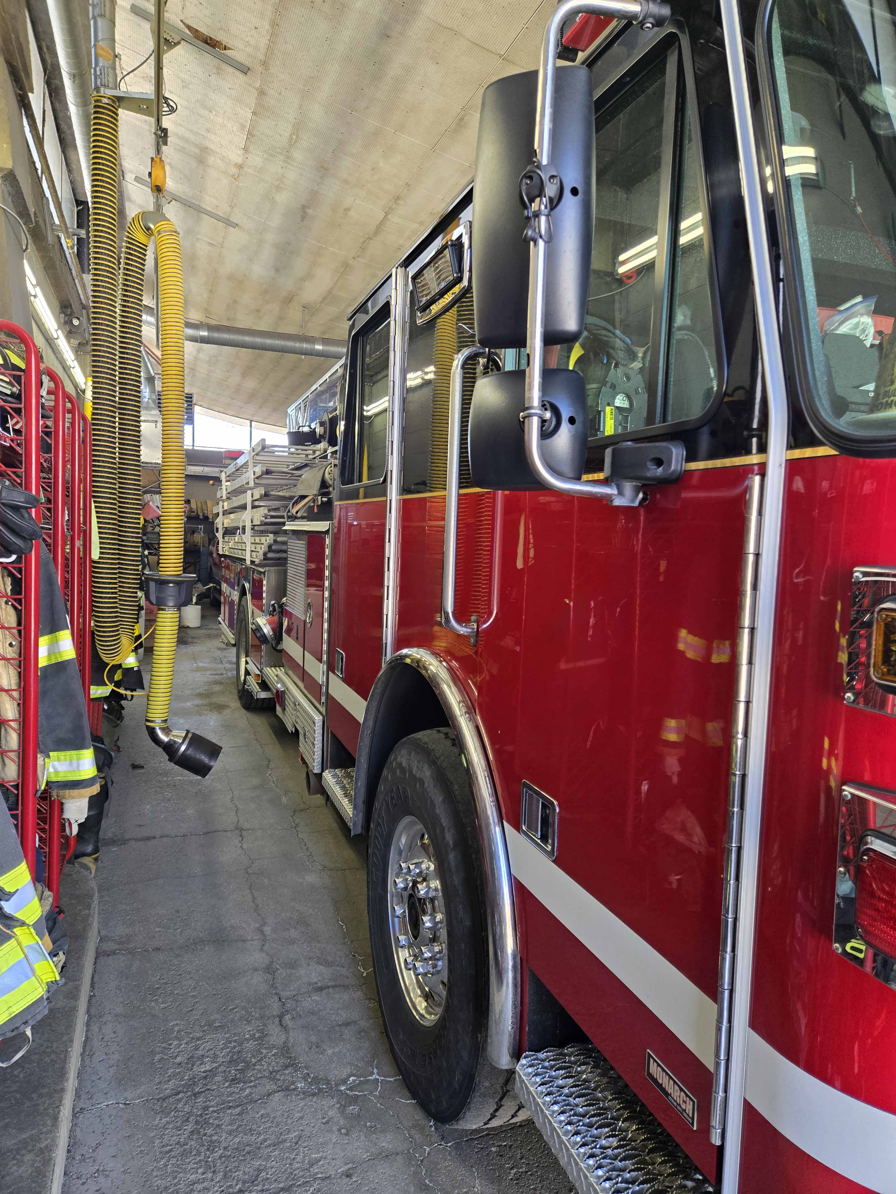 2019 Sutphen Mid-Mount 70' Platform | Used Truck Details