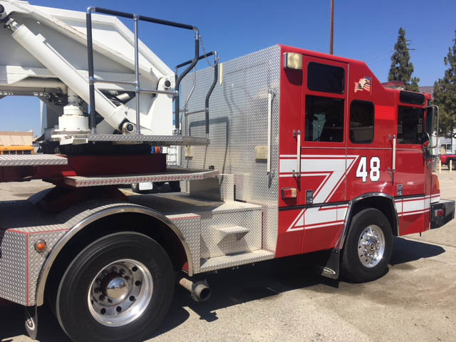 2001 Pierce Quantum 100' Tiller | Used Truck Details