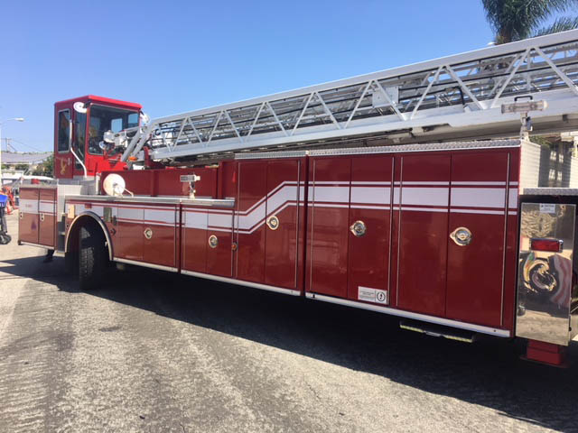 2001 Pierce Quantum 100' Tiller | Used Truck Details