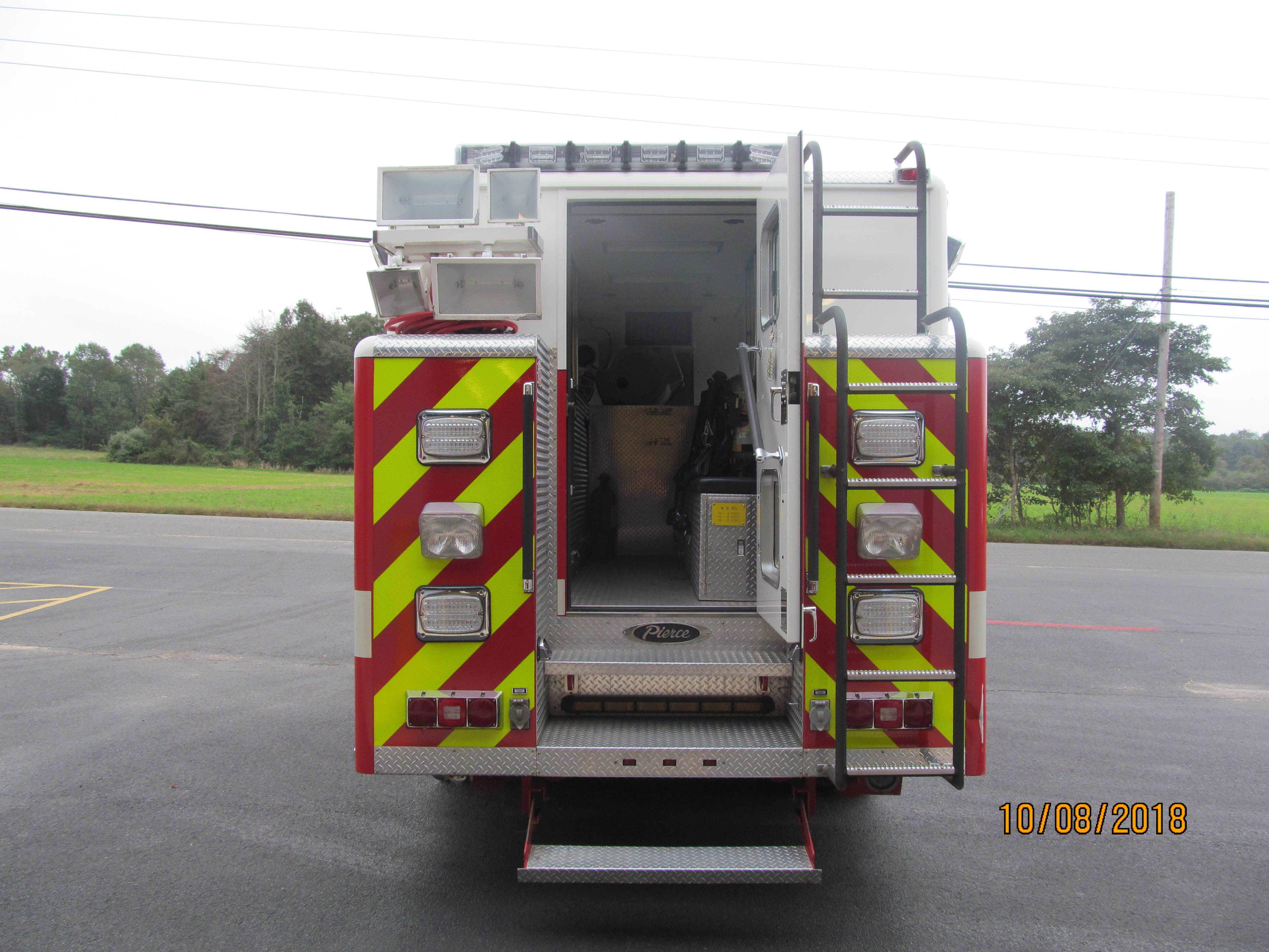 1993 Pierce Walk-In Rescue | Used Truck Details
