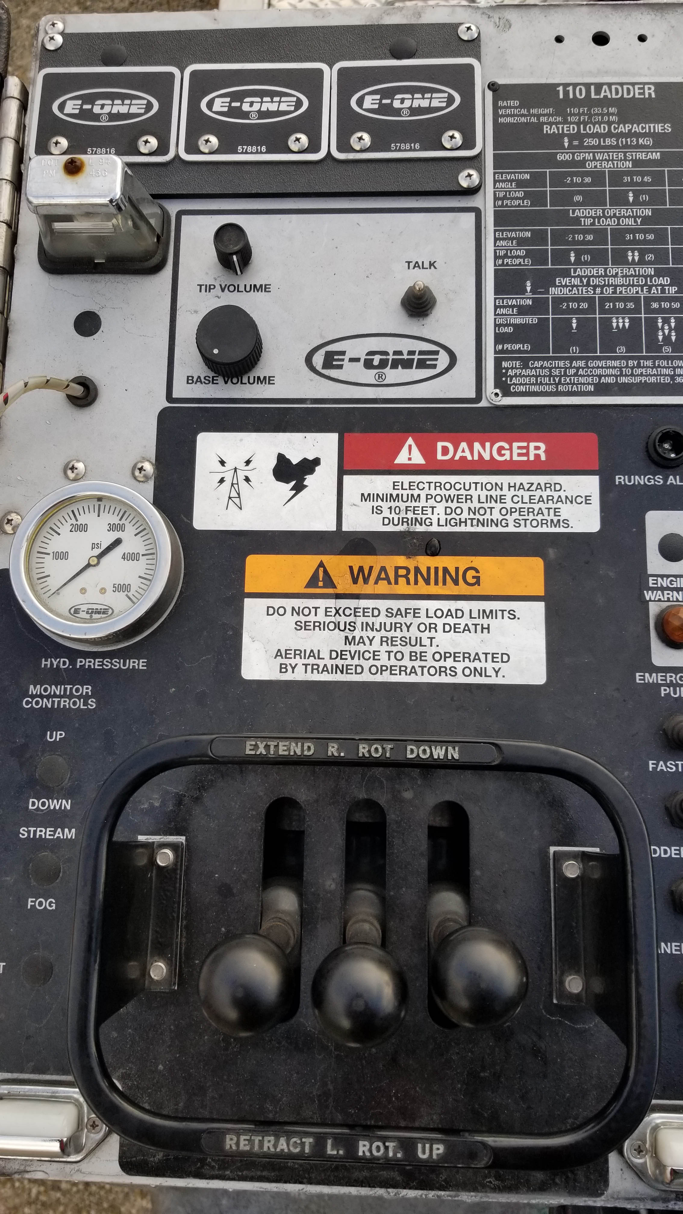 2009 E-One Cyclone 110' Aerial | Used Truck Details