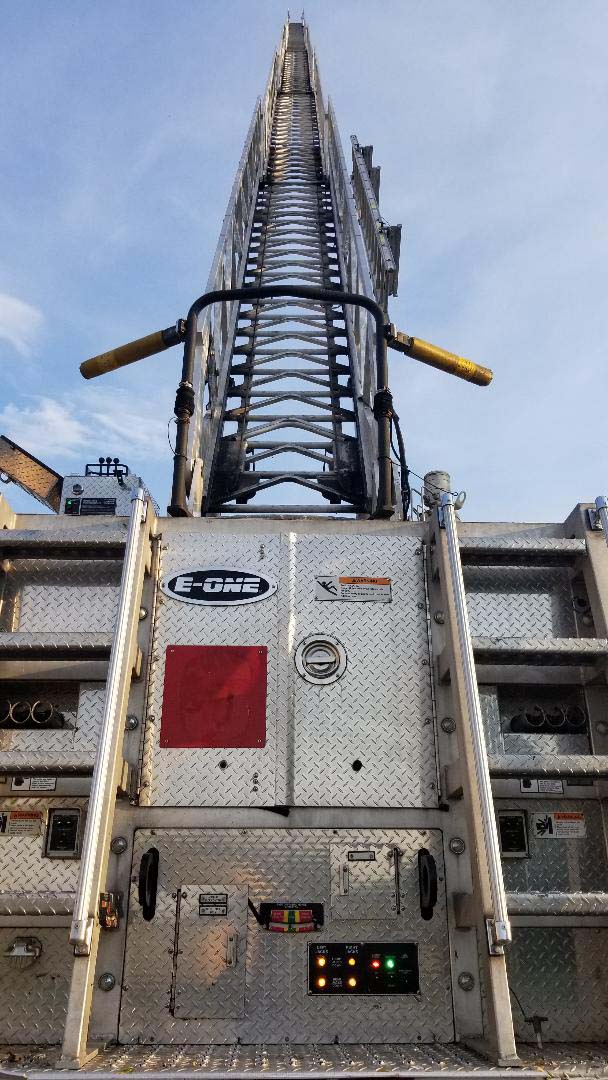 2009 E-One Cyclone 110' Aerial | Used Truck Details