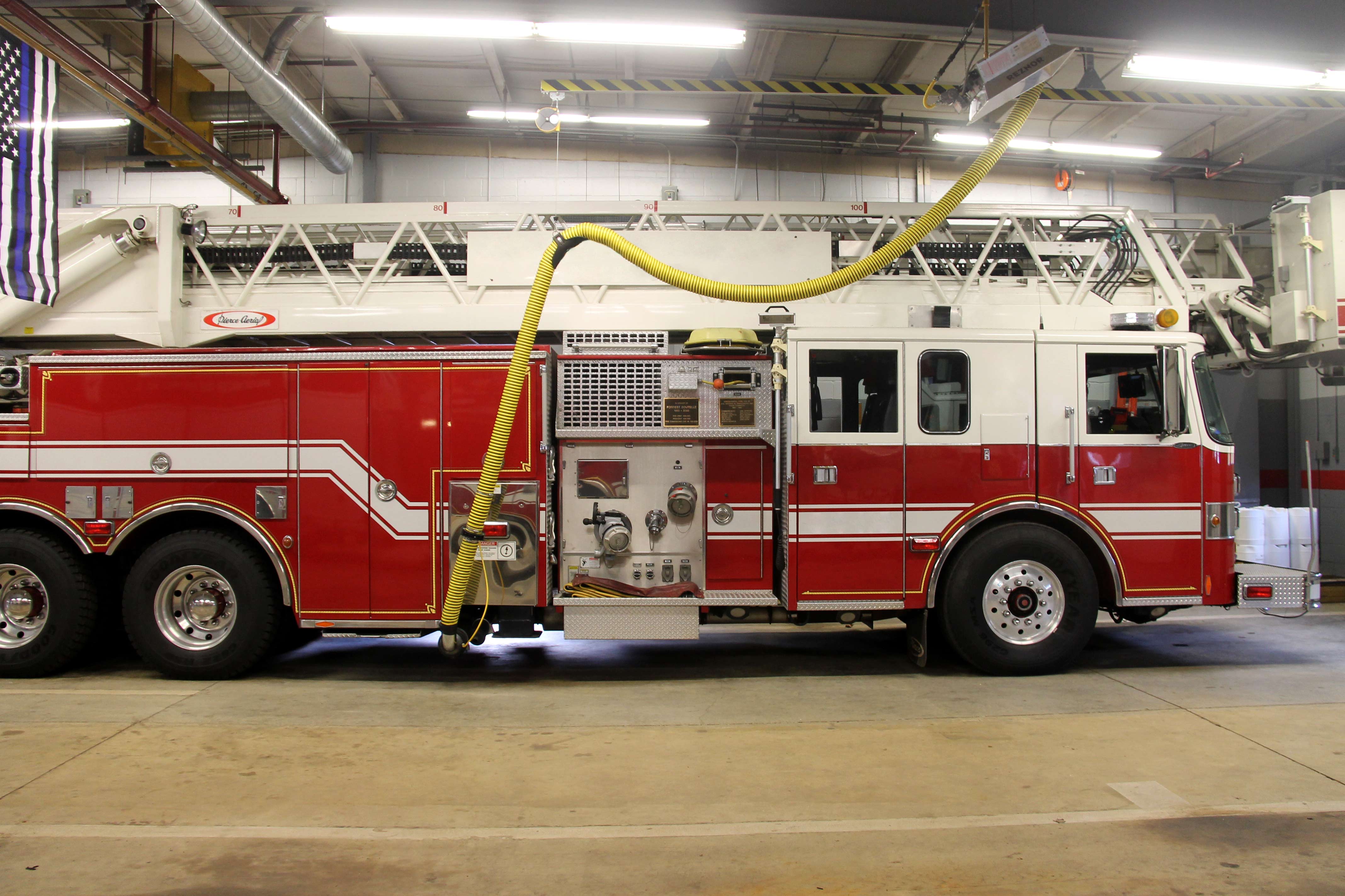 1999 Pierce Lance 100' Aerial | Used Truck Details