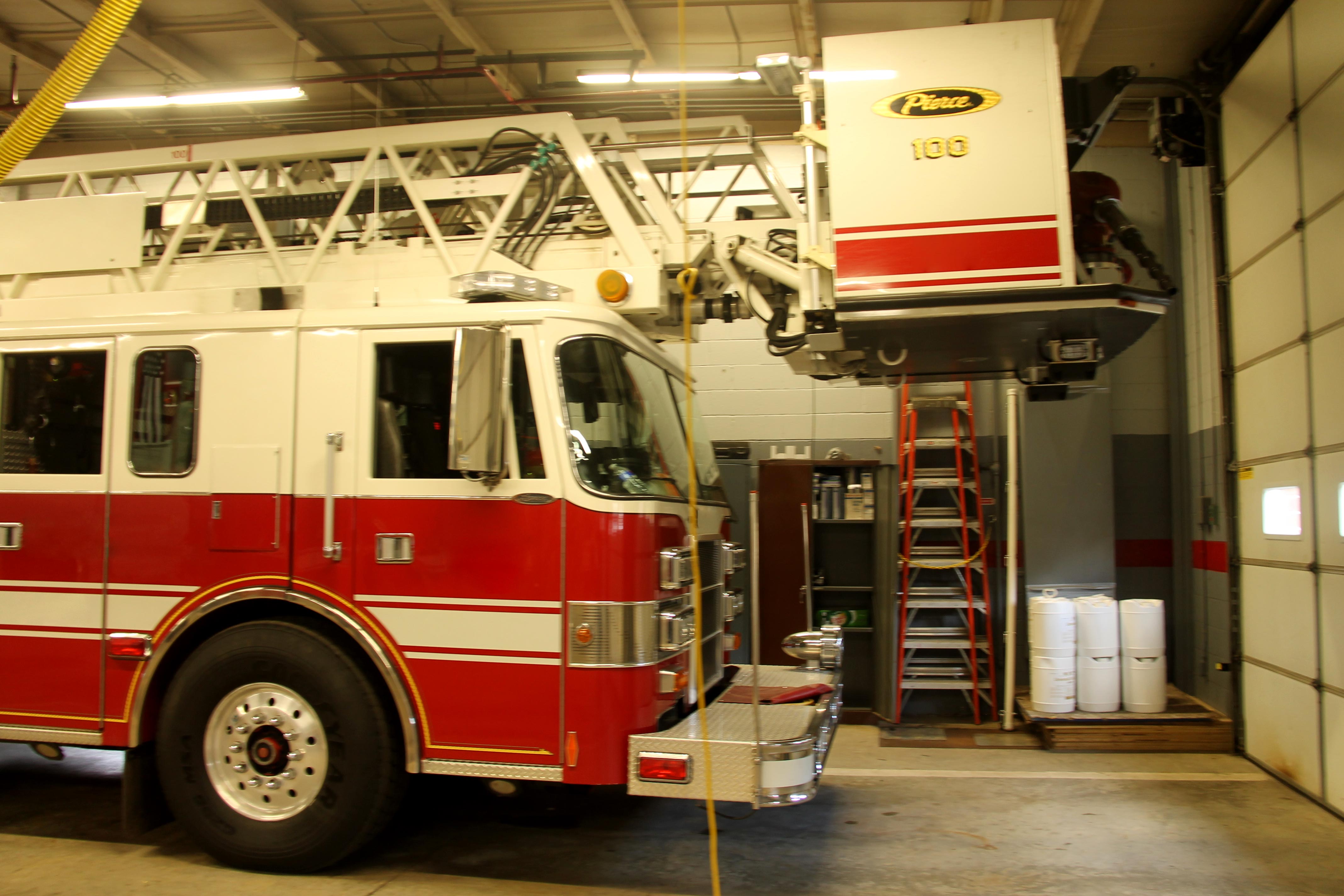 1999 Pierce Lance 100' Aerial | Used Truck Details