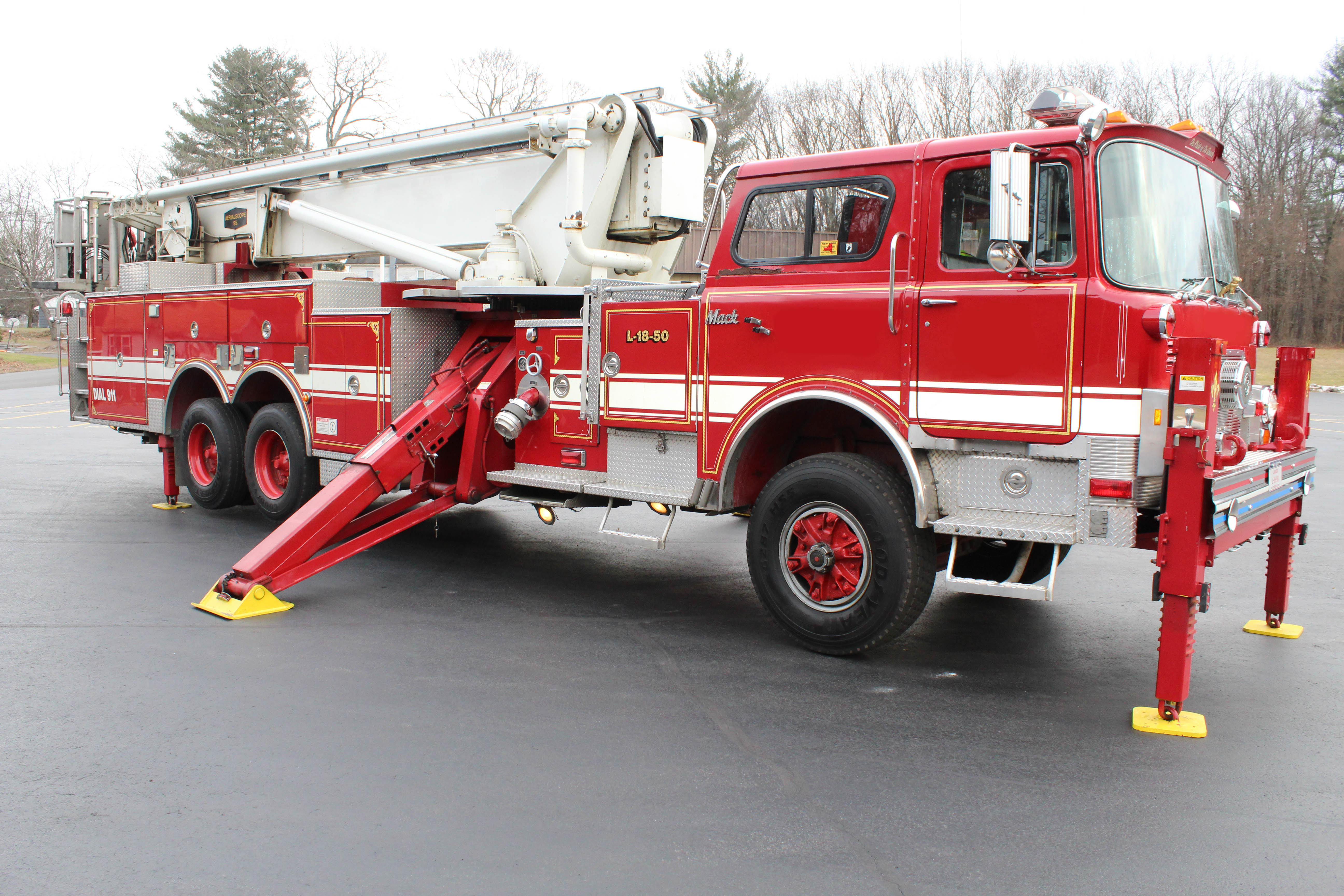 1986 Baker Mack 95' Tower | Used Truck Details
