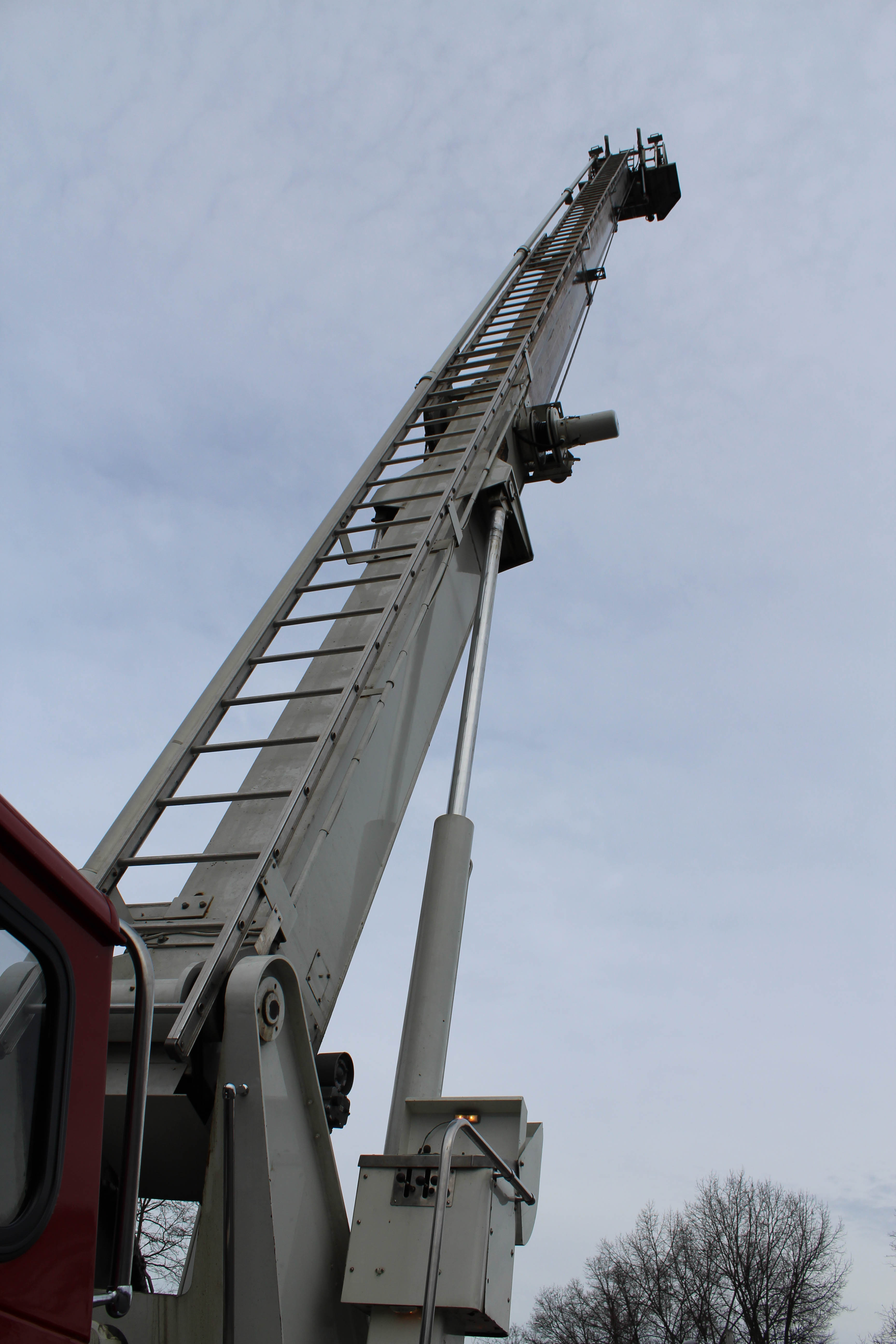 1986 Baker Mack 95' Tower | Used Truck Details