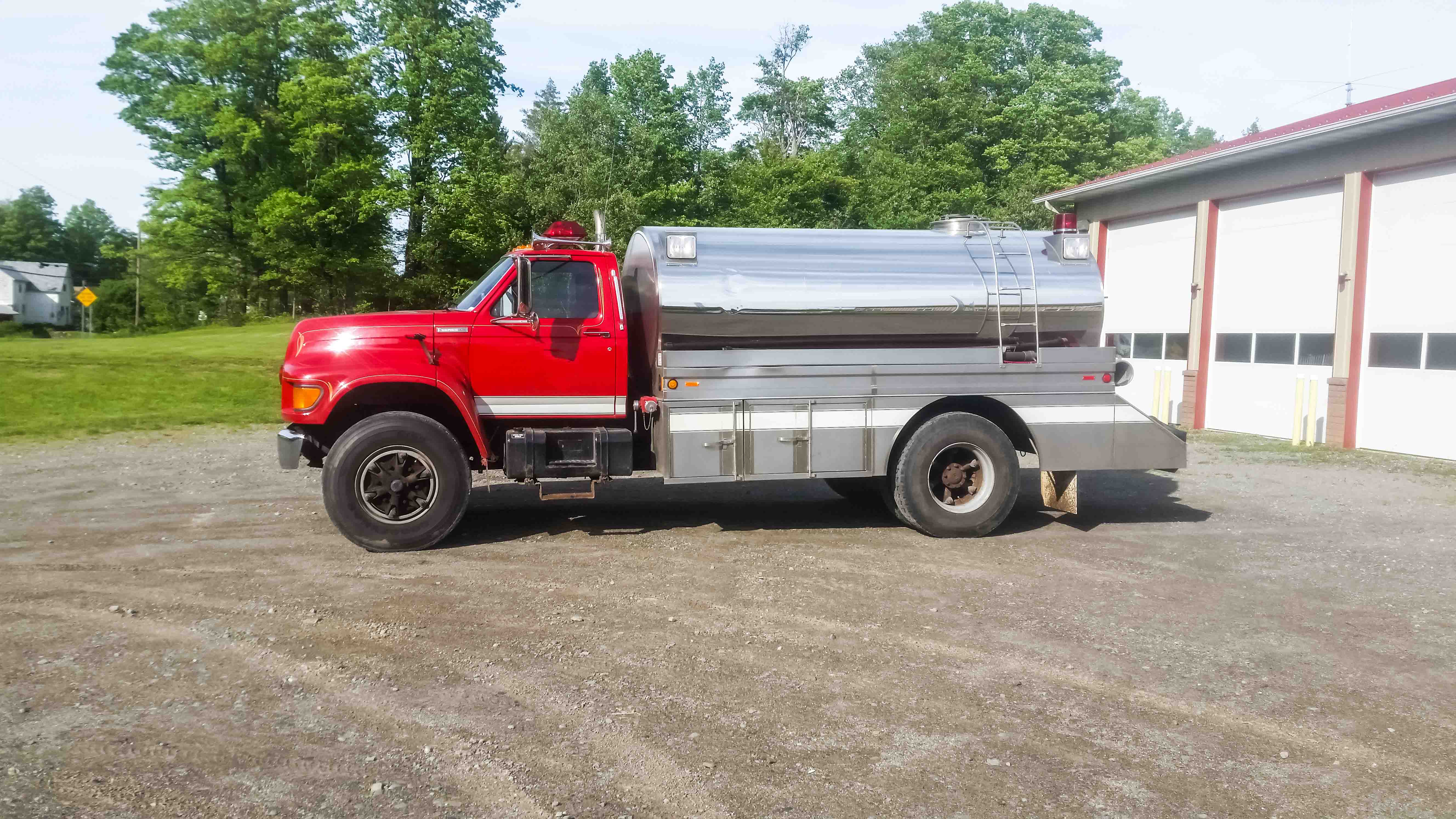 1996 Ford Walker Tanker | Used Truck Details