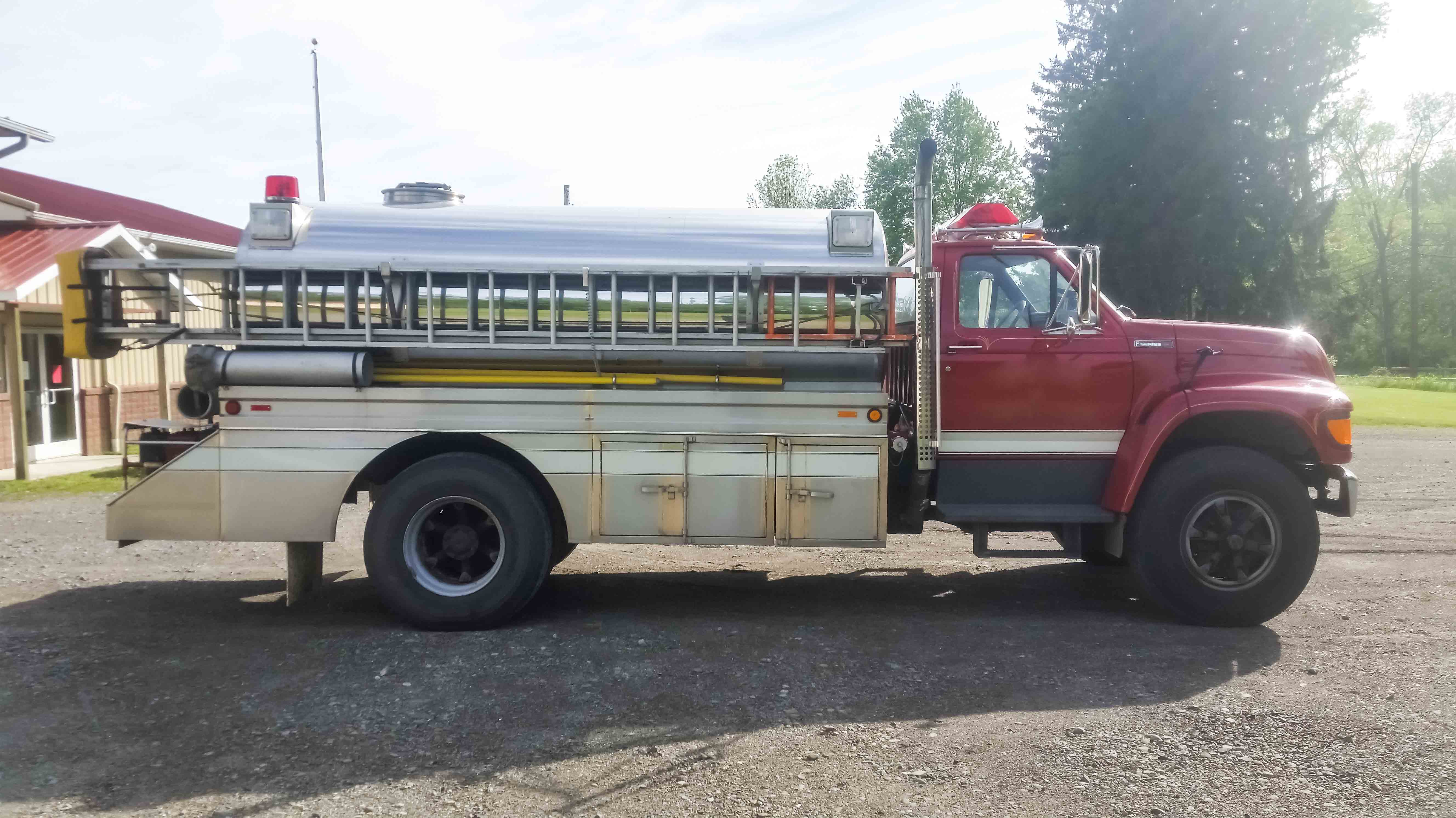 1996 Ford Walker Tanker | Used Truck Details