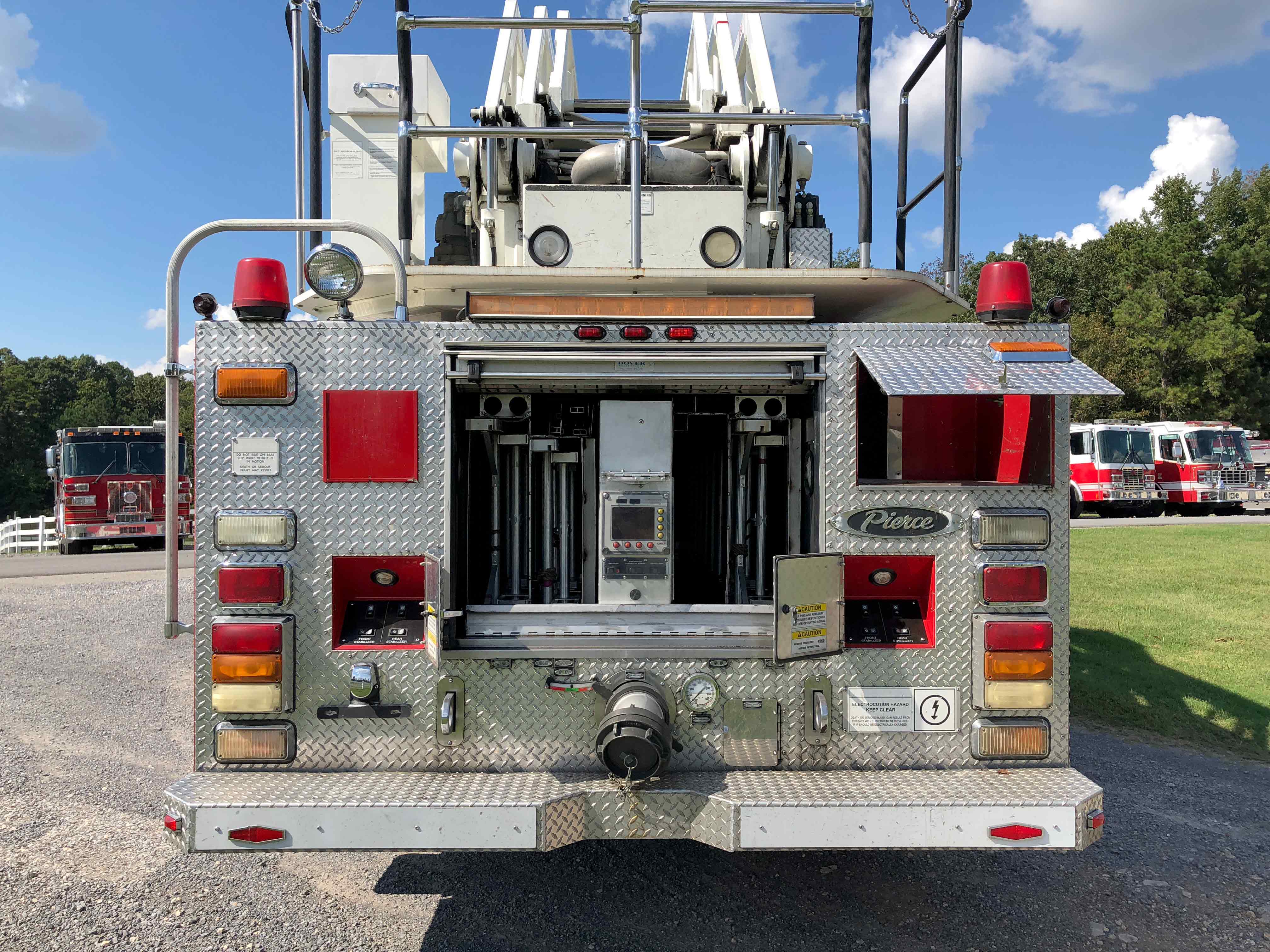 2002 Pierce 100' Platform | Used Truck Details