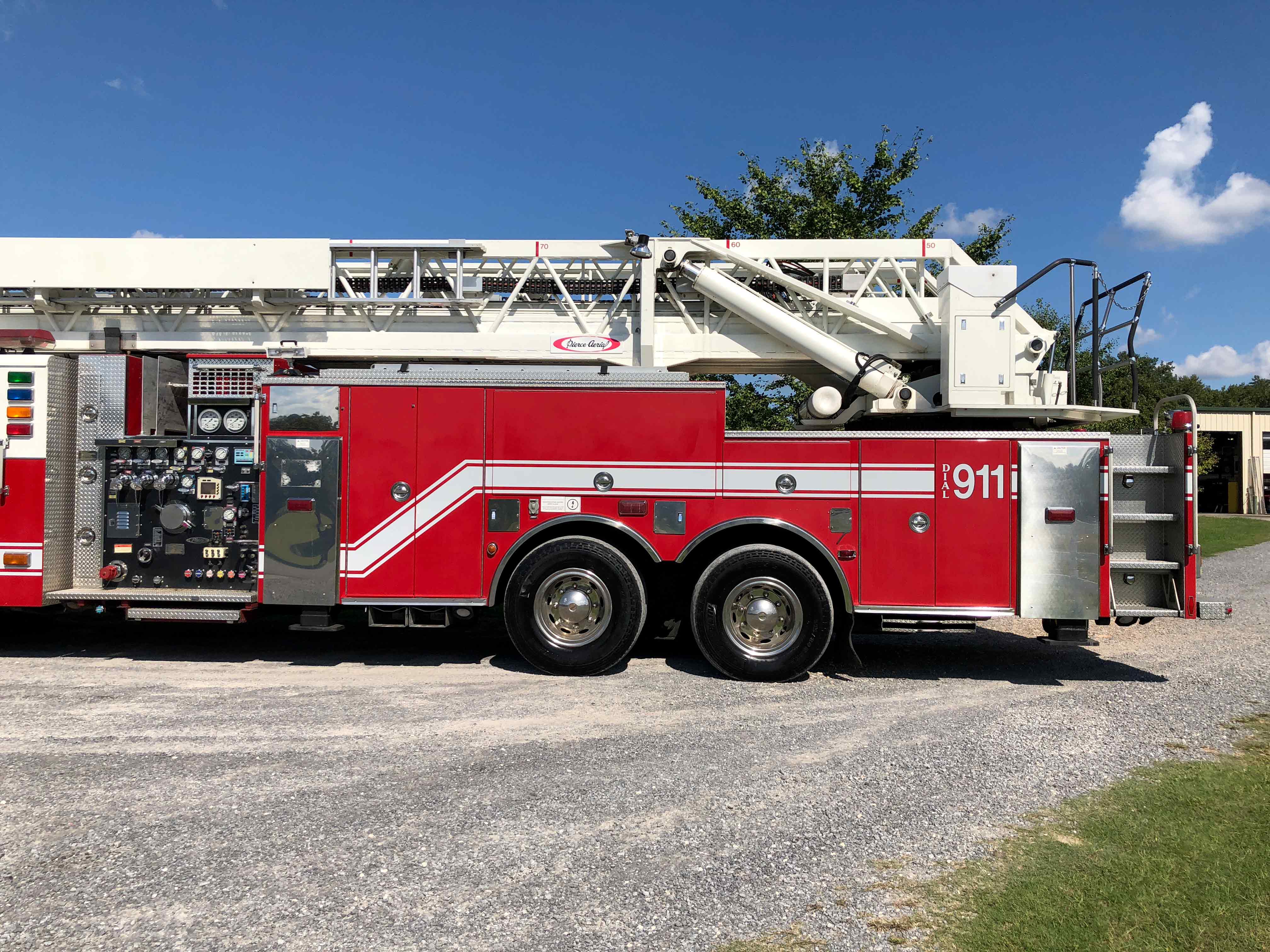 2002 Pierce 100' Platform | Used Truck Details