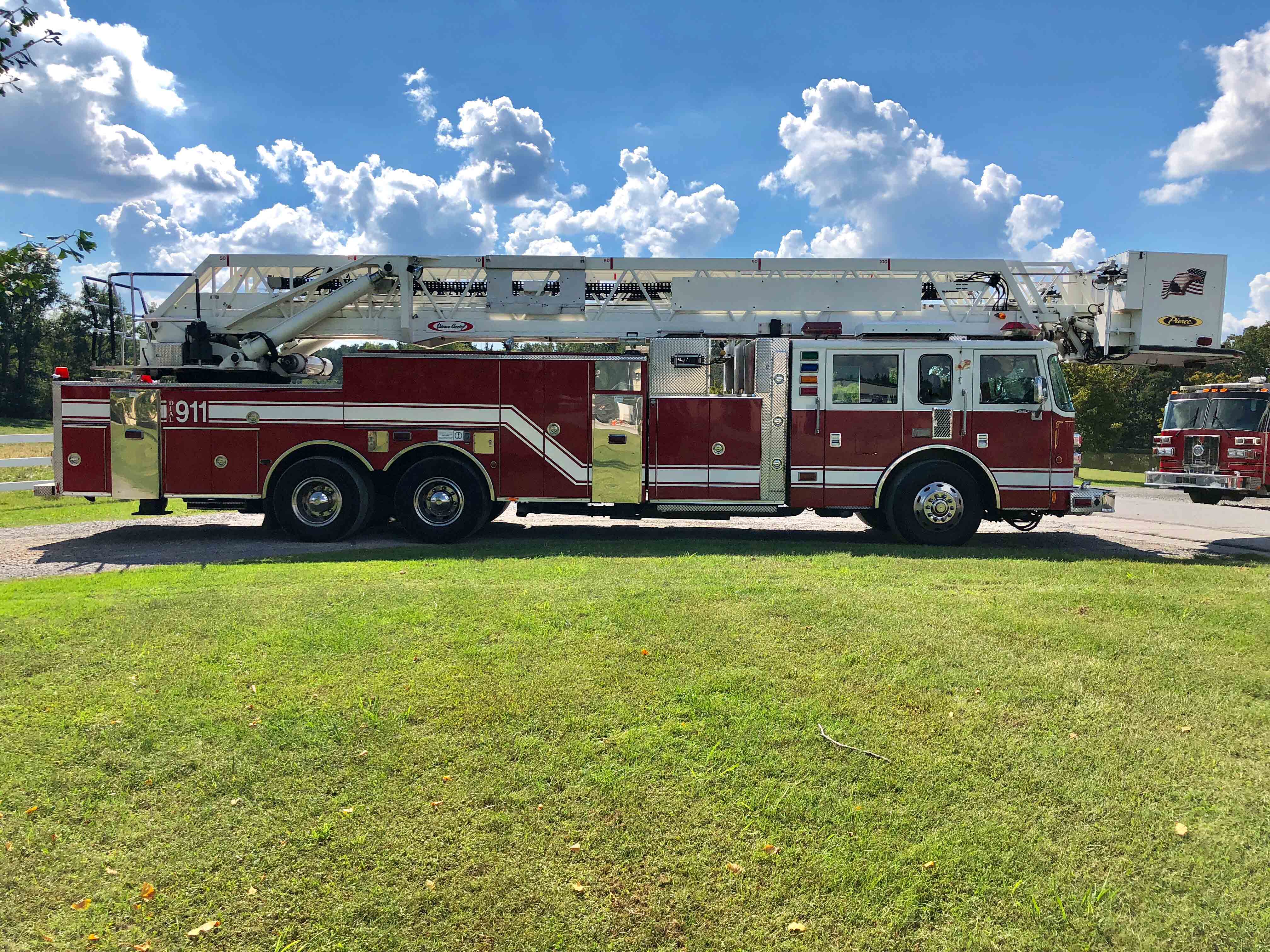 2002 Pierce 100' Platform | Used Truck Details