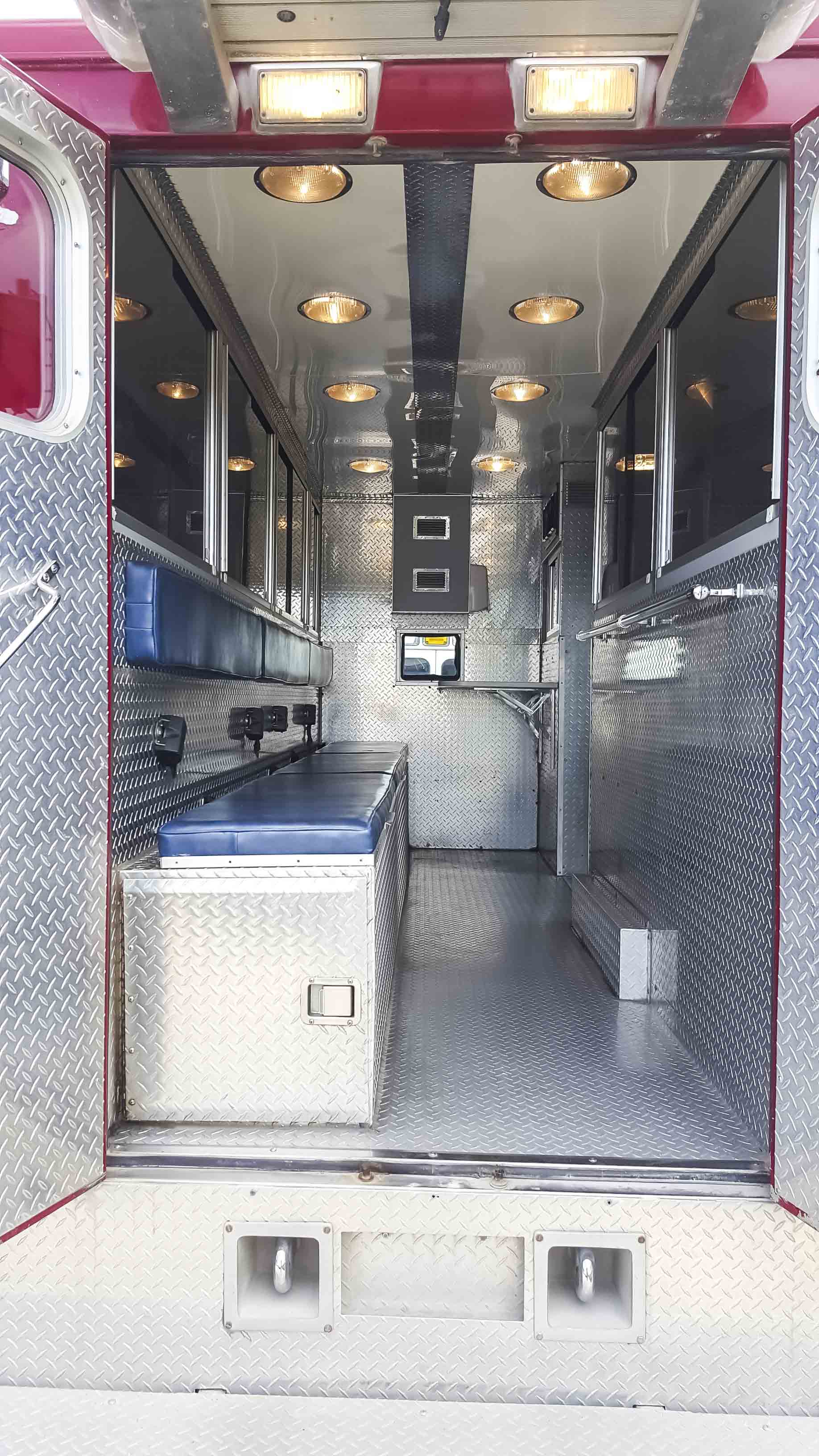 1995 International Walk-In Rescue | Used Truck Details