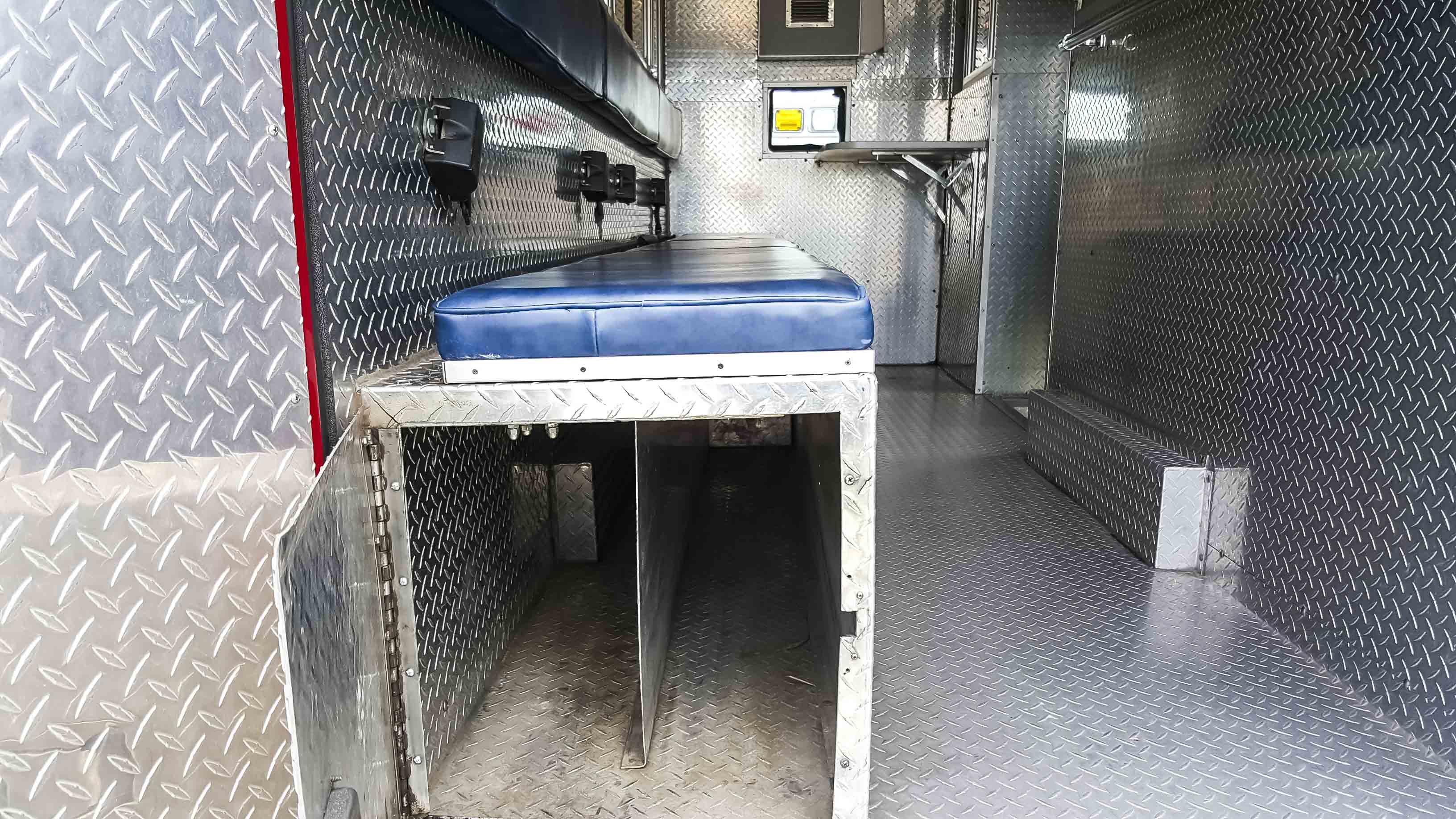 1995 International Walk-In Rescue | Used Truck Details