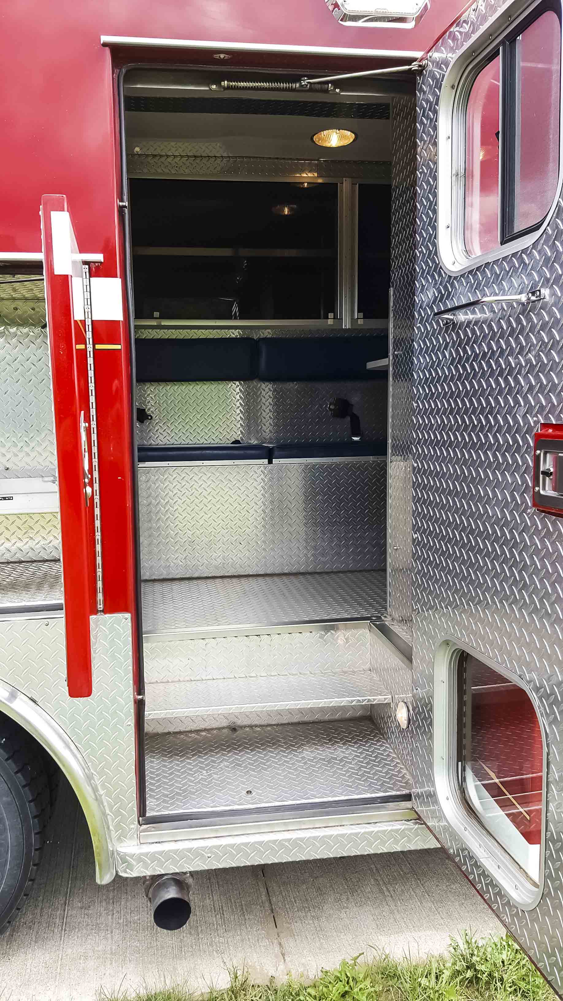 1995 International Walk-In Rescue | Used Truck Details