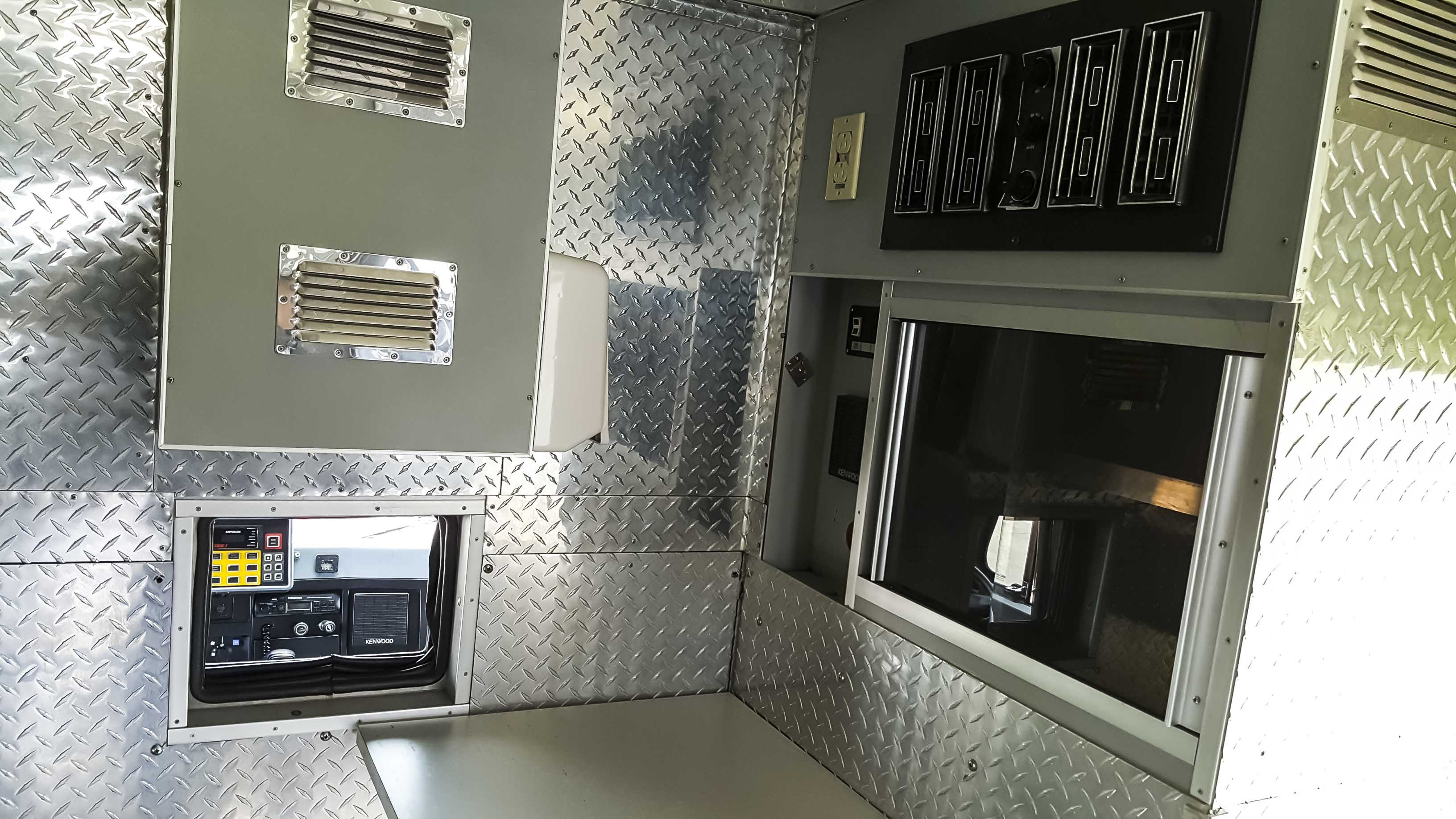 1995 International Walk-In Rescue | Used Truck Details