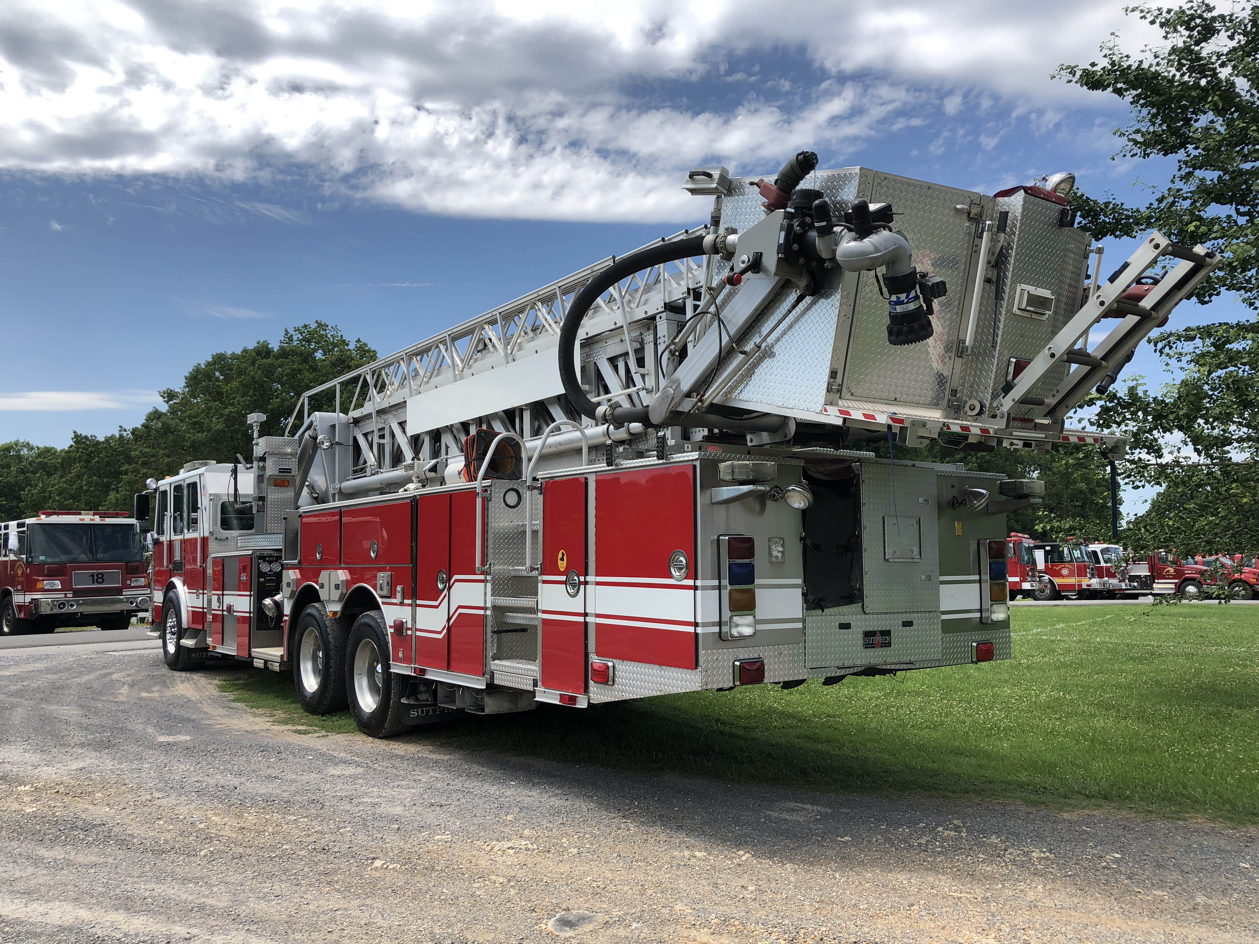 2006 Sutphen 100' Platform | Used Truck Details