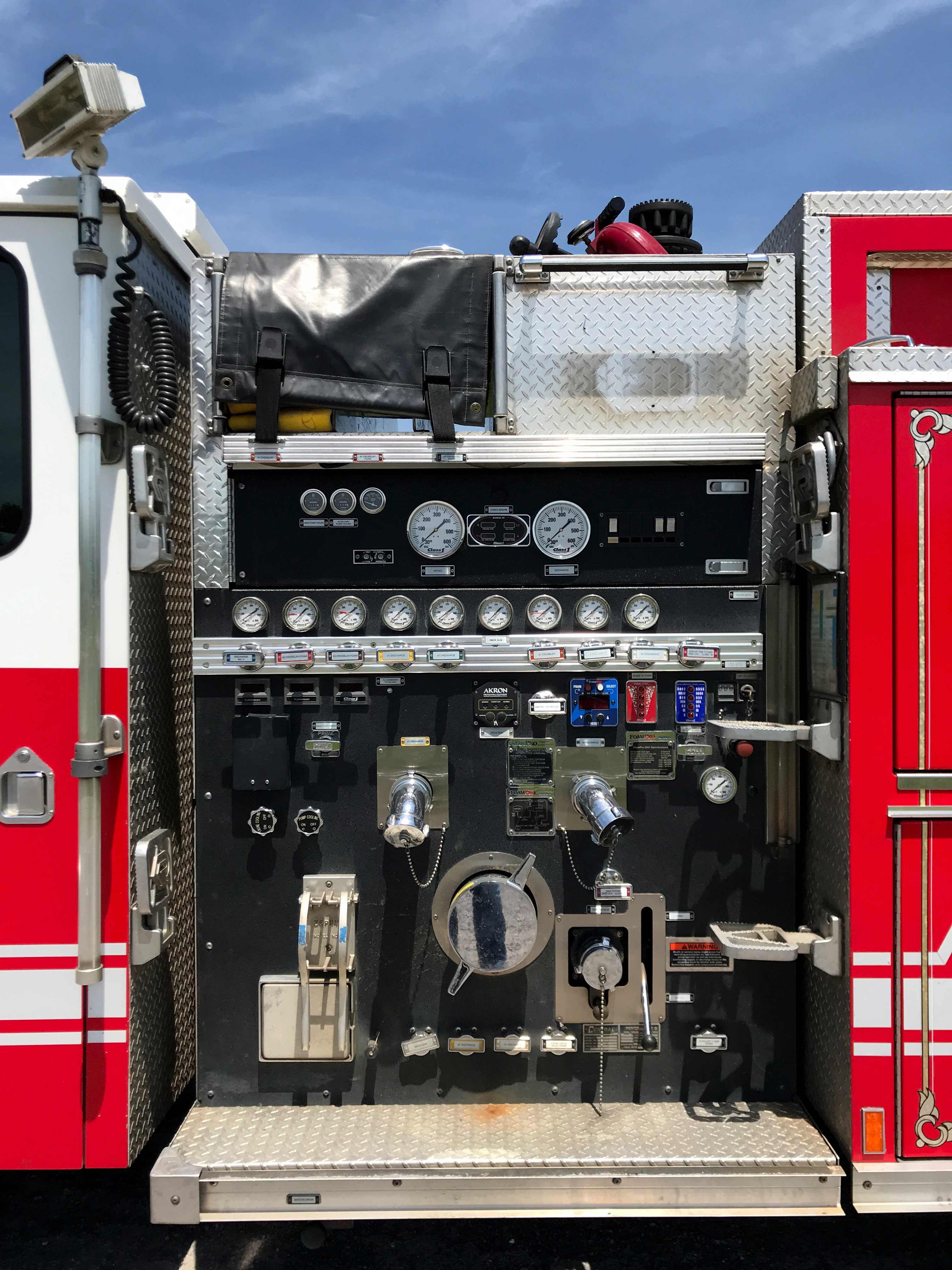 2005 HME Rosenbauer Rescue Pumper | Used Truck Details