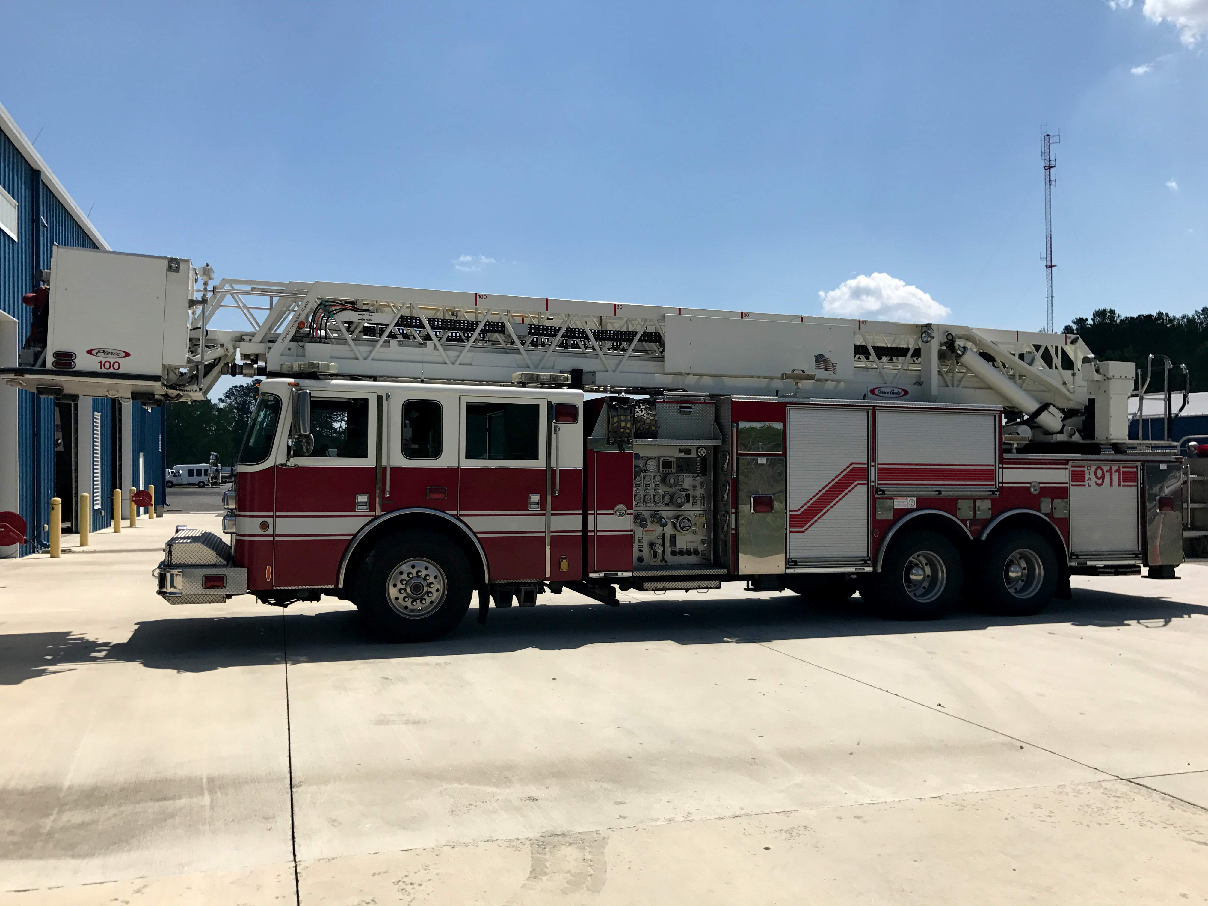 2005 Pierce Dash 100' Platform | Used Truck Details